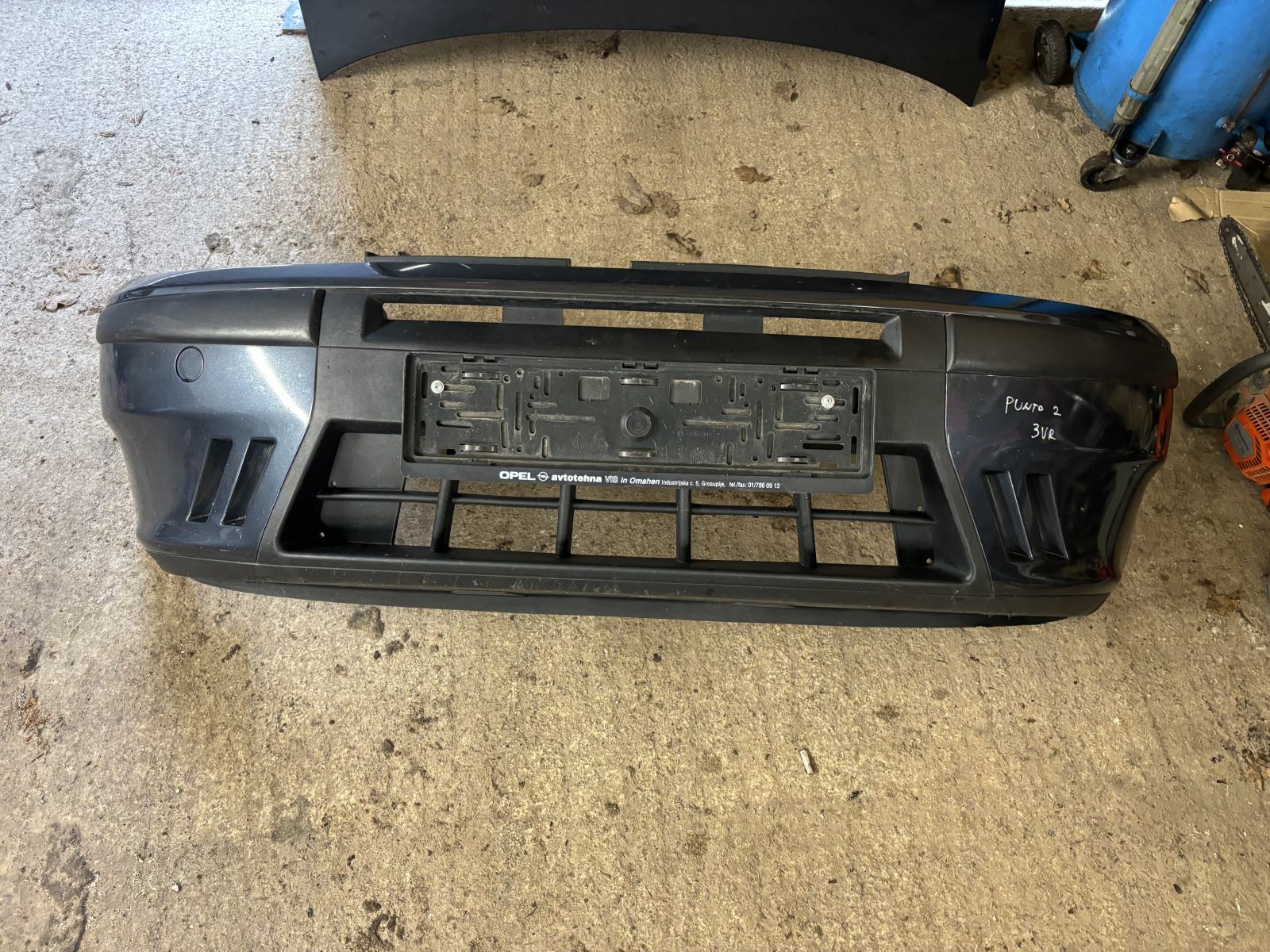 Fiat punto 2 odbijac spredaj maska