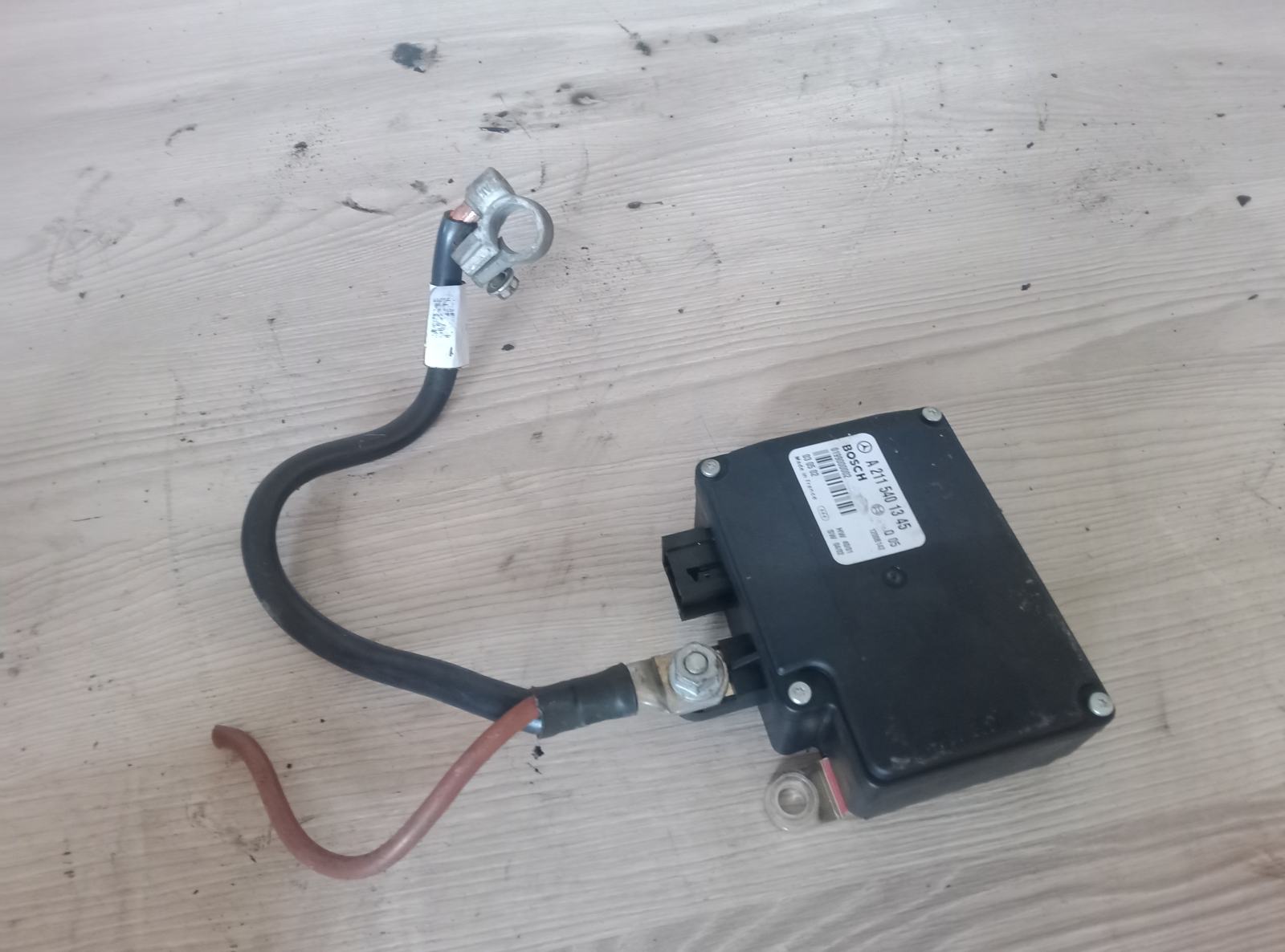 Mercedes E-class w211 modul računalnik akumulatorja minus klema