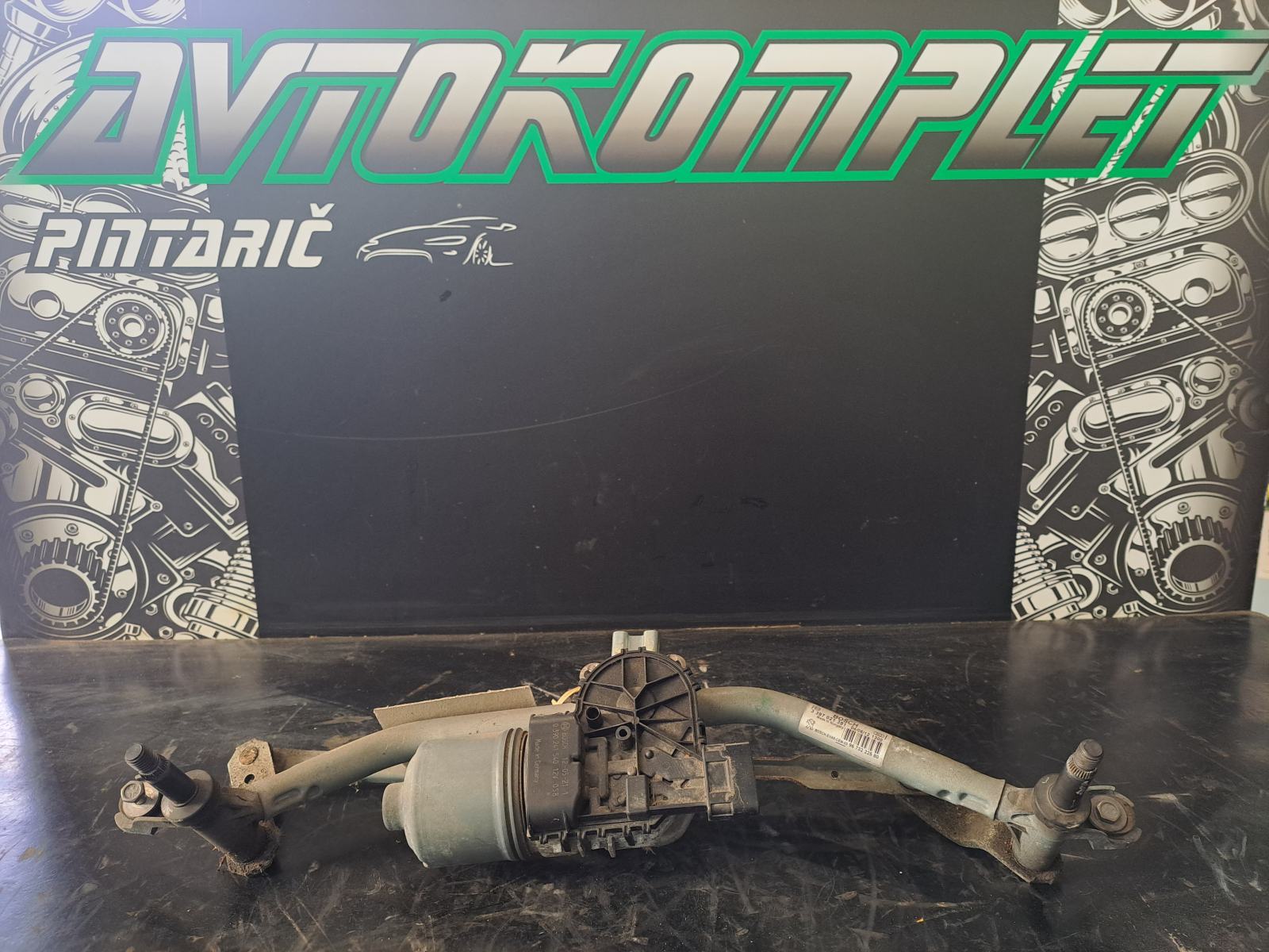 Peugeot 208 mehanizem in motorček za brisalce 9673222580