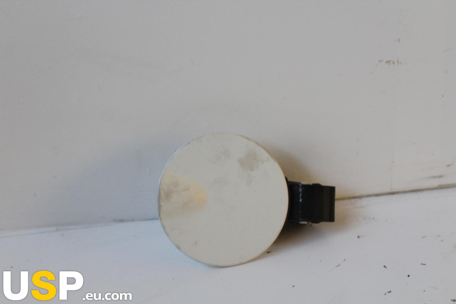 POKROVČEK REZERVOARJA GORIVA