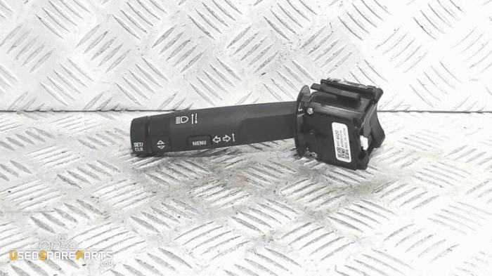 Stikalo za krmiljenje svetlob