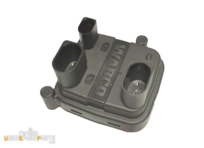 Kontrolna enota aktivne vzmetenja