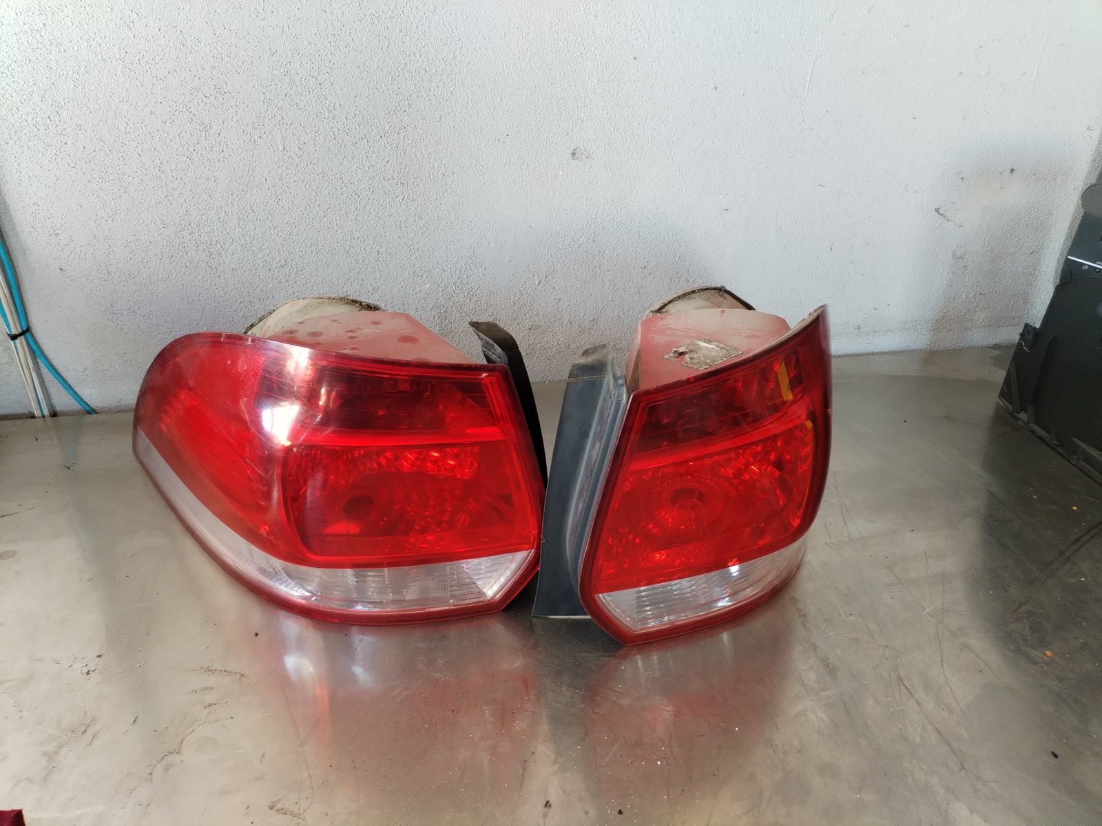 Volkswagen Golf 5 karavan zadnja luč leva desna luči