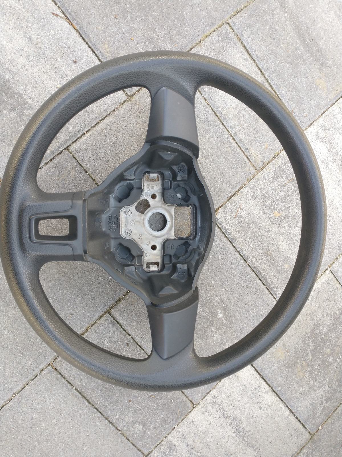 vw volkswagen golf touran caddy 2012 volan volanski obroč malo rabljen