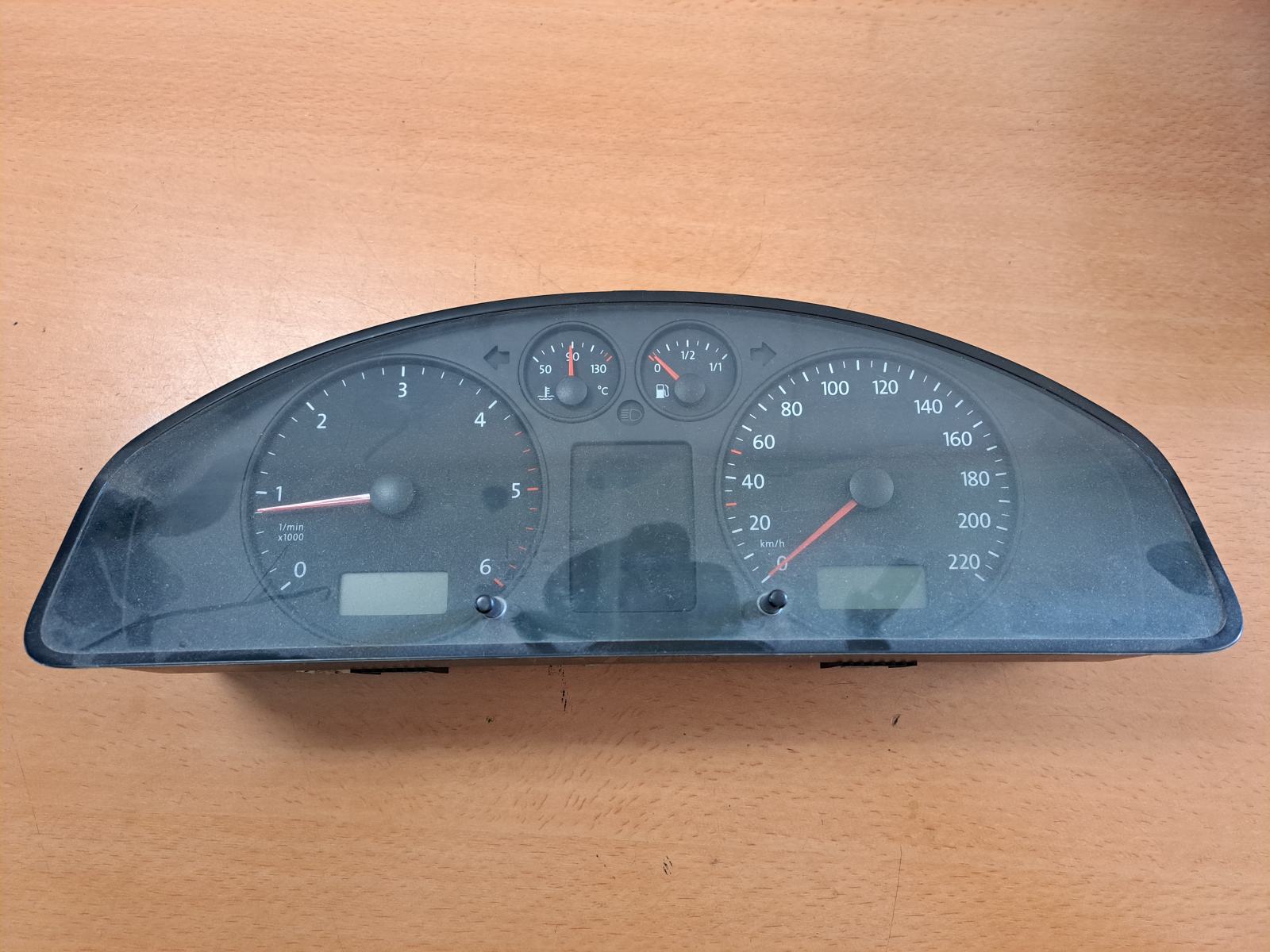 VW T5 Transporter 2.5 TDI števec