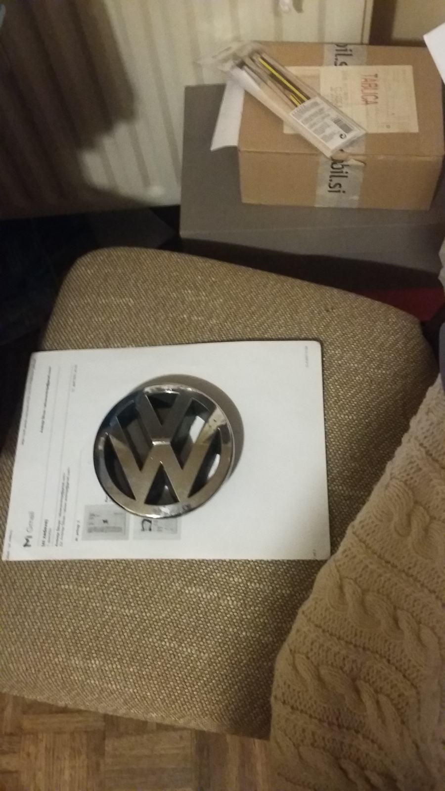 VW-volkswagen znak/emblem original za masko spredaj