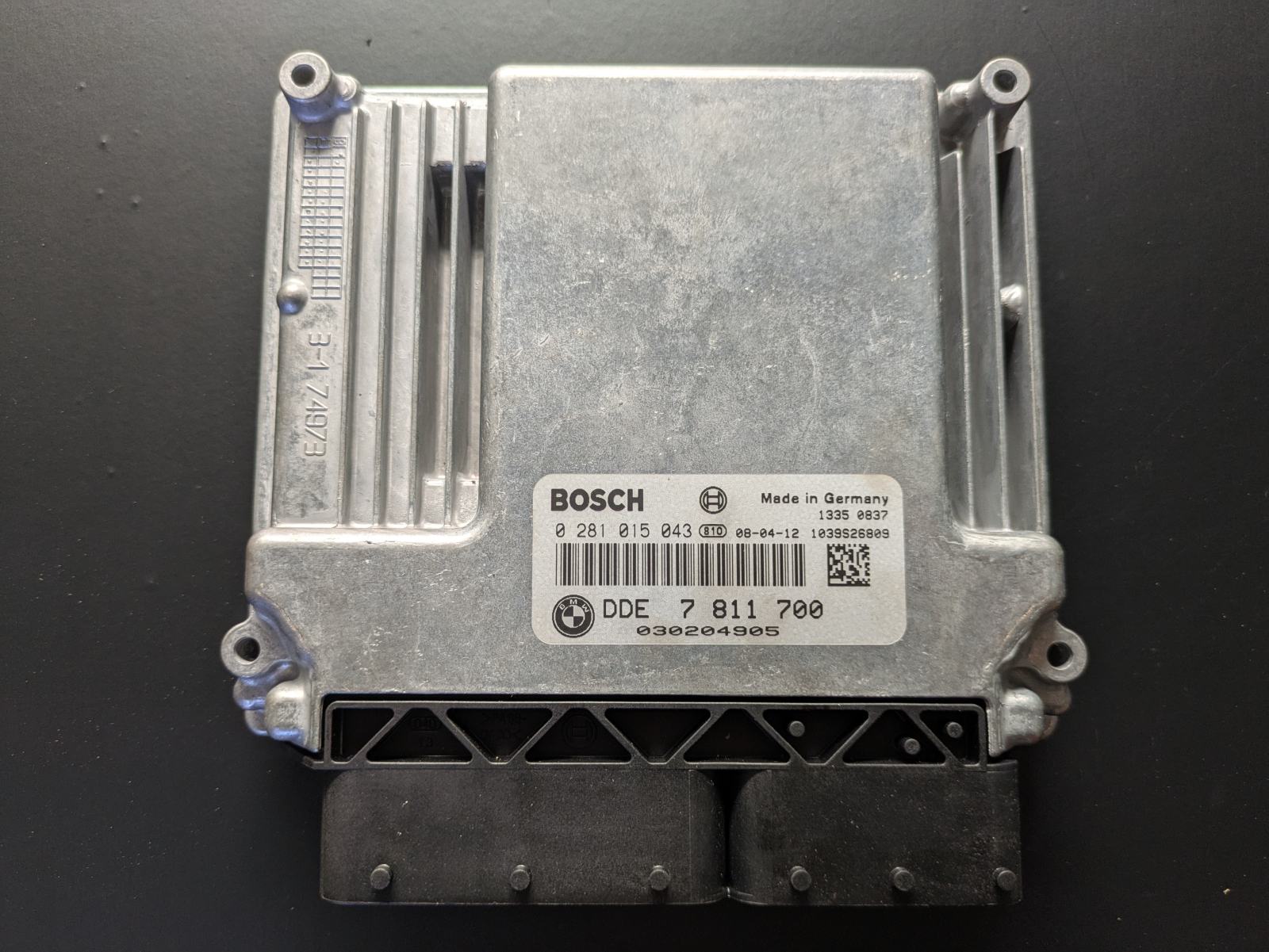 BMW 3 E91 2.0D ECU motorni računalnik 7811700 0281015043