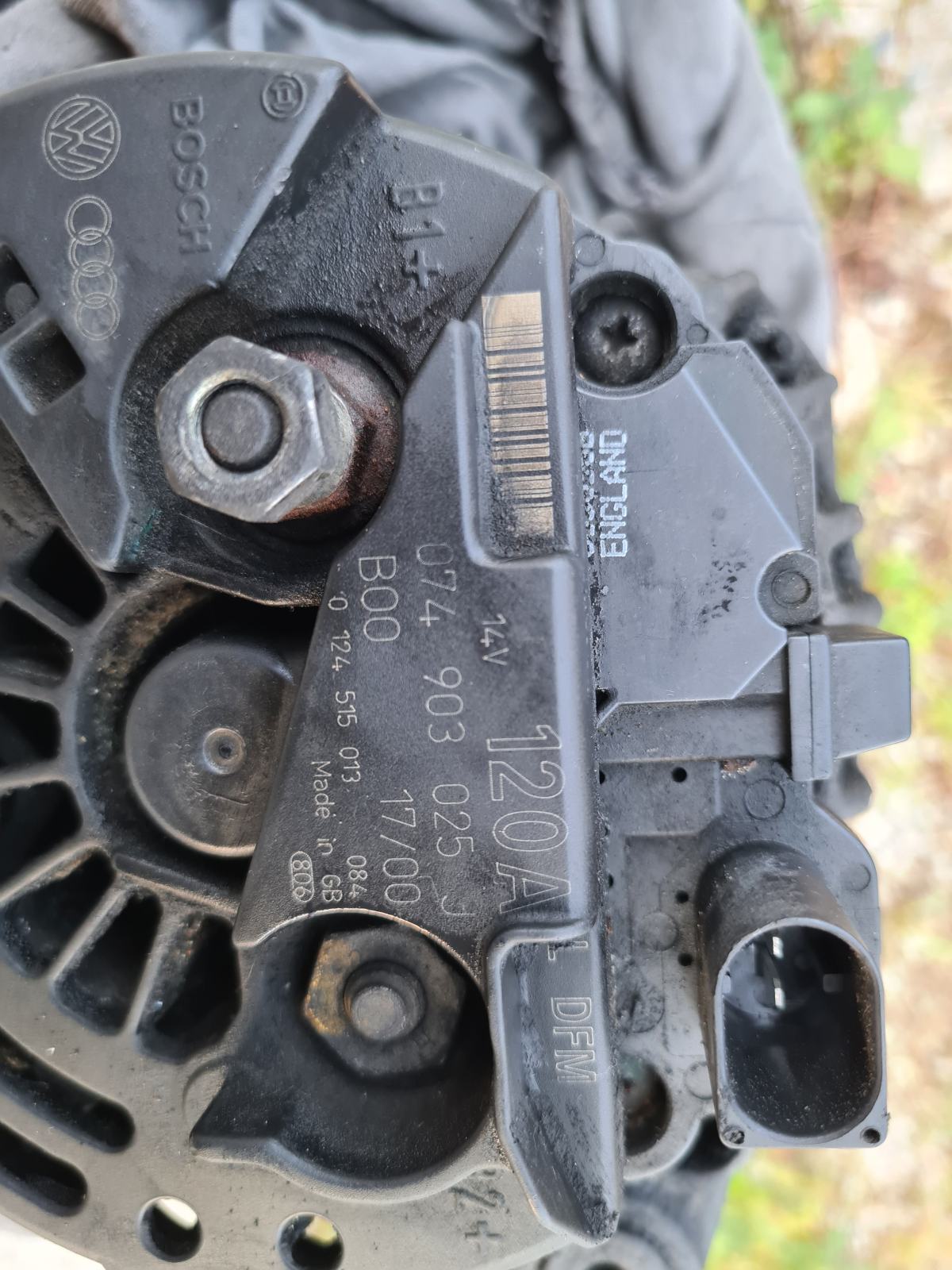 BOSCH 0 124 515 013 Alternator original vw t4 syncro 2.5tdi 2000