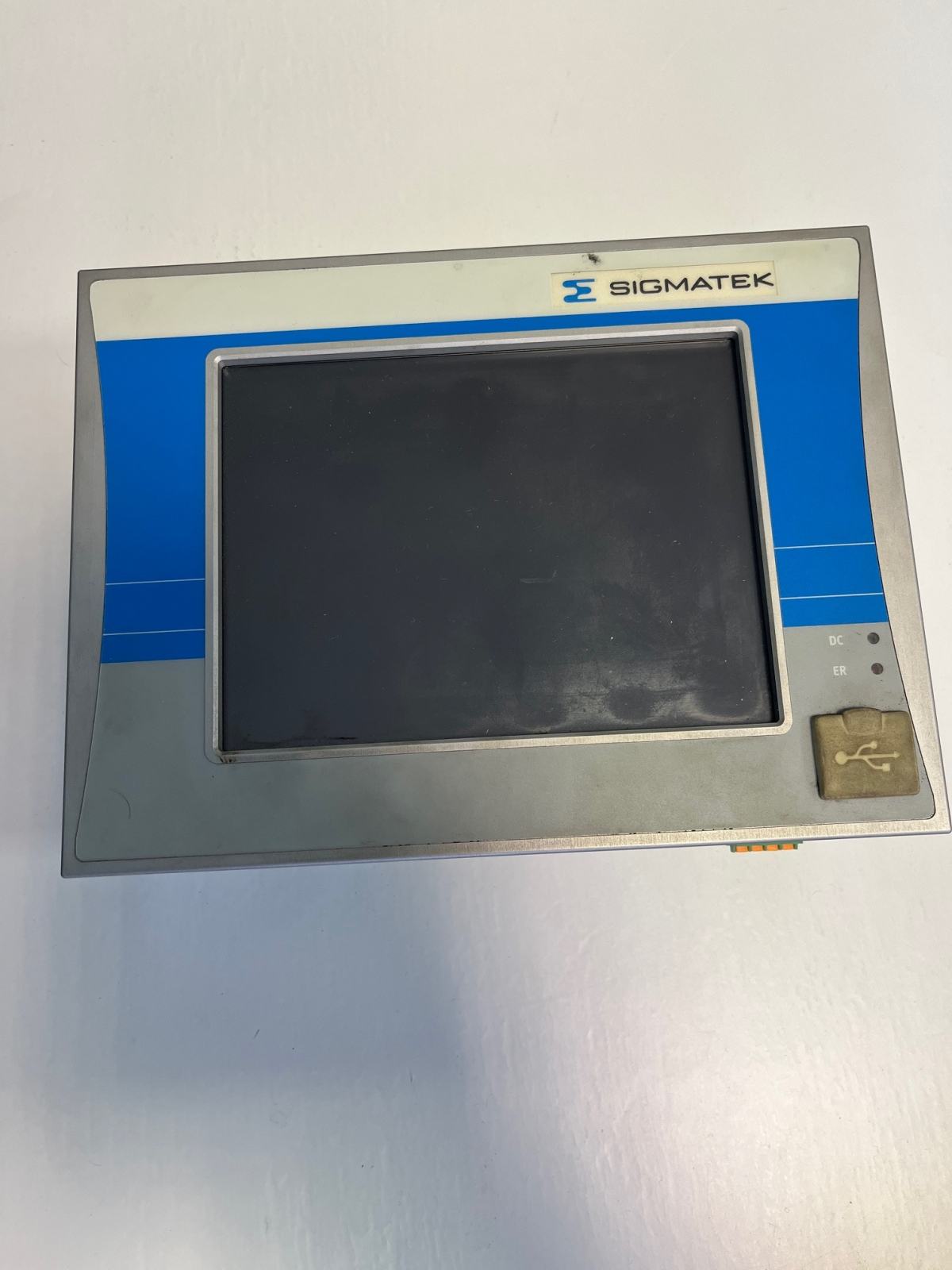 Sigmatek ETV 0551 – Industrijski Touch krmilnik (HMI)