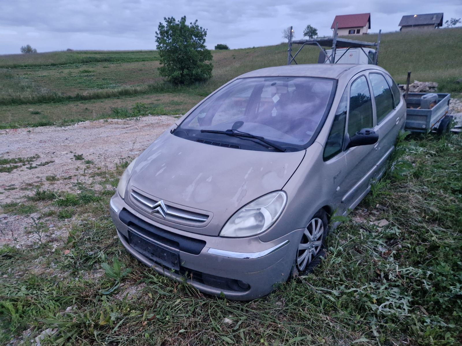 Citroen xsara Picasso 2.0hdi in 1.6 bencin deli