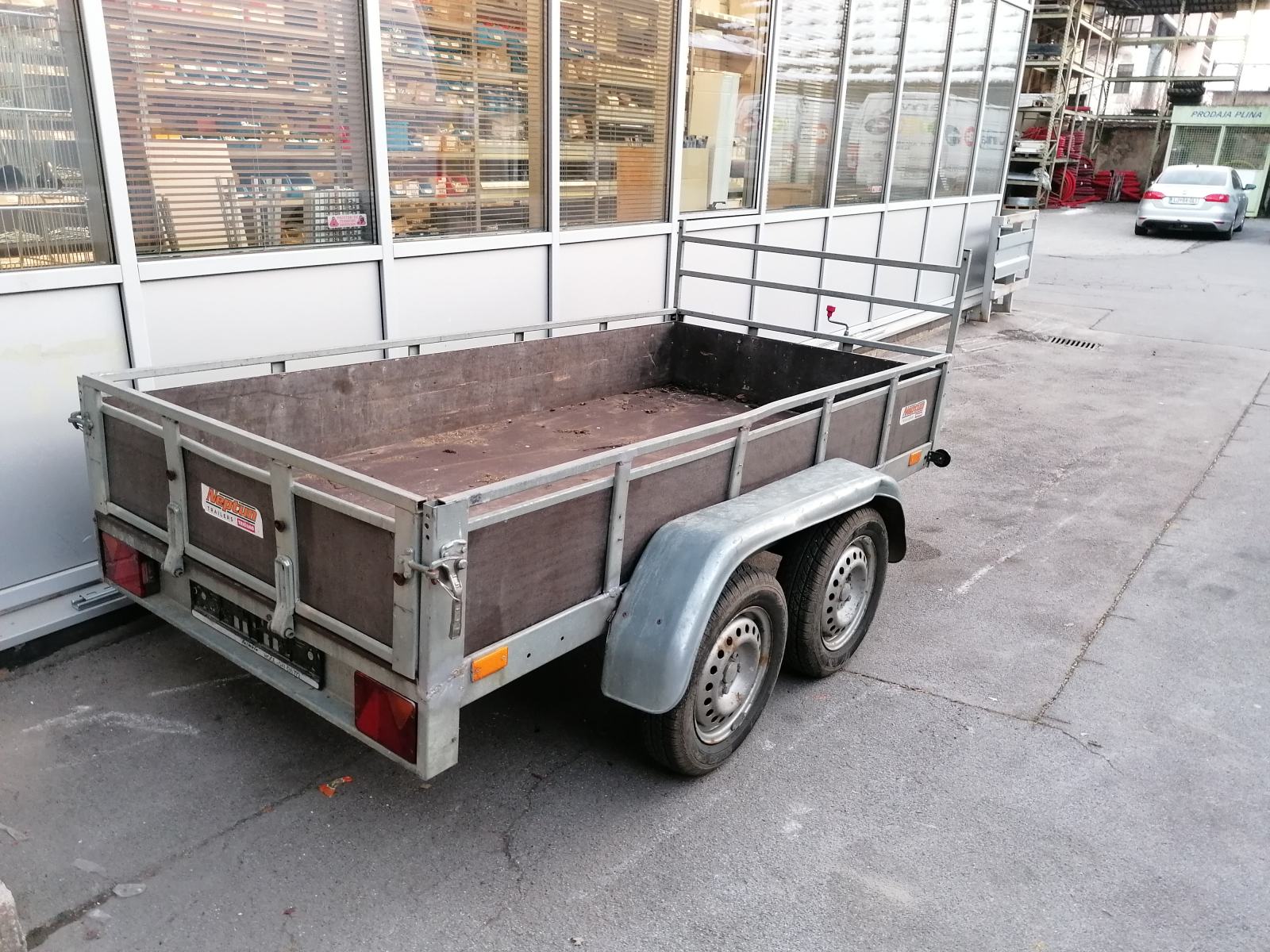 2osna avto prikolica 750kg UGODNO