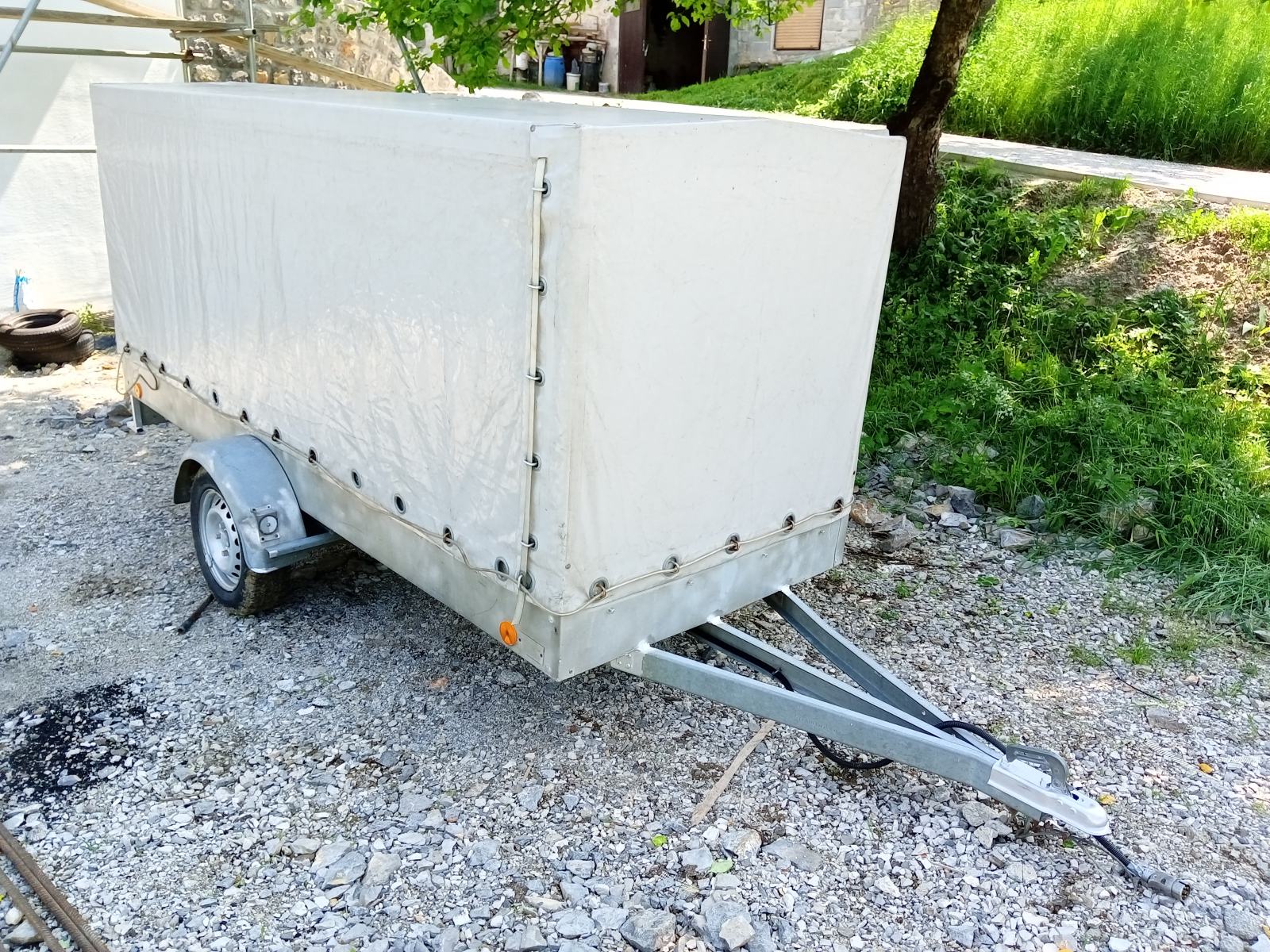 Avto prikolica TPV 3x1,1x1,2m 750kg