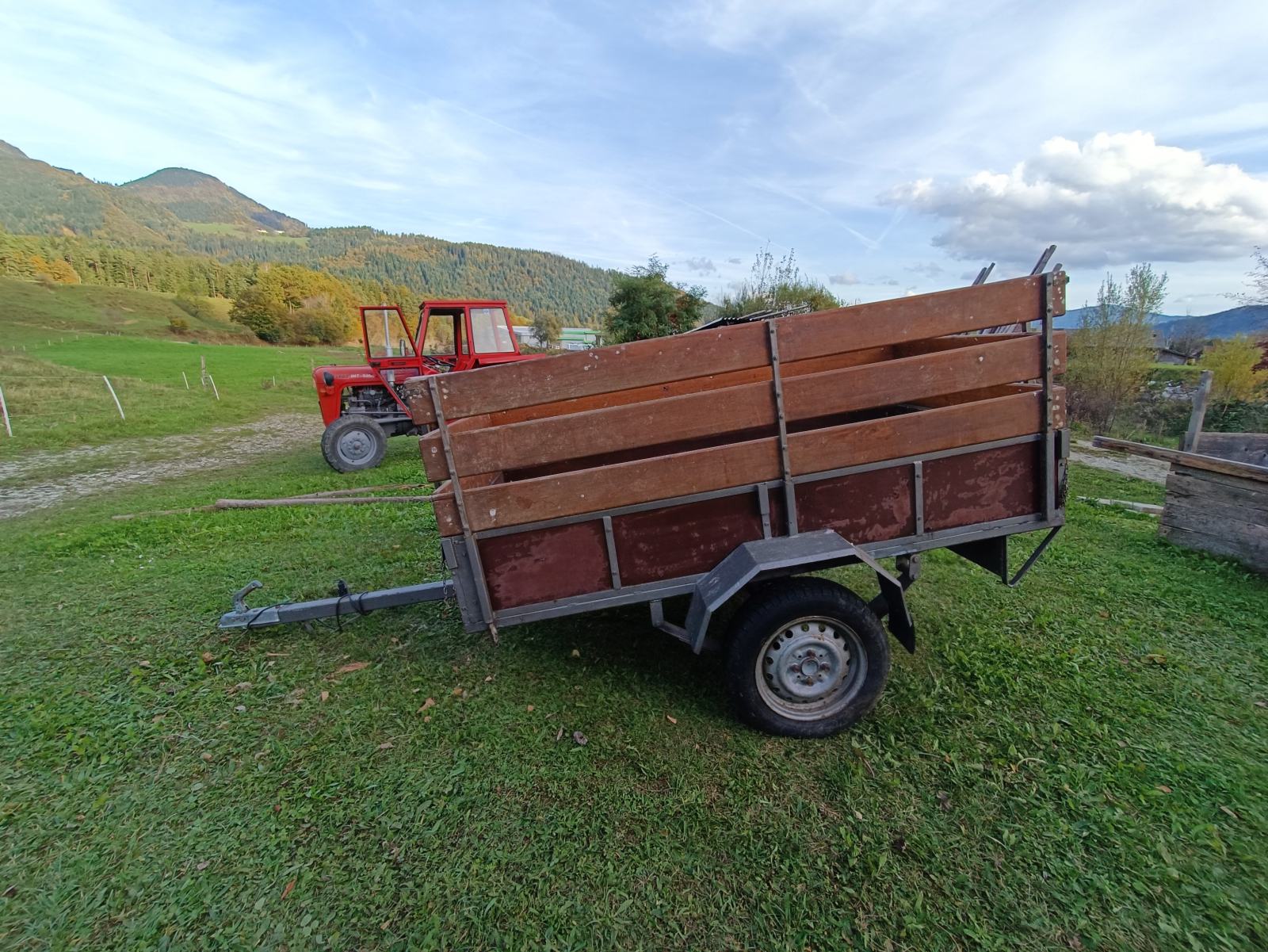 Avtomobilska prikolica