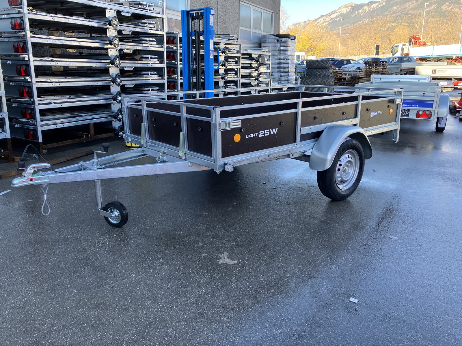 avtoprikolica Vesta Trailers Light 25 W