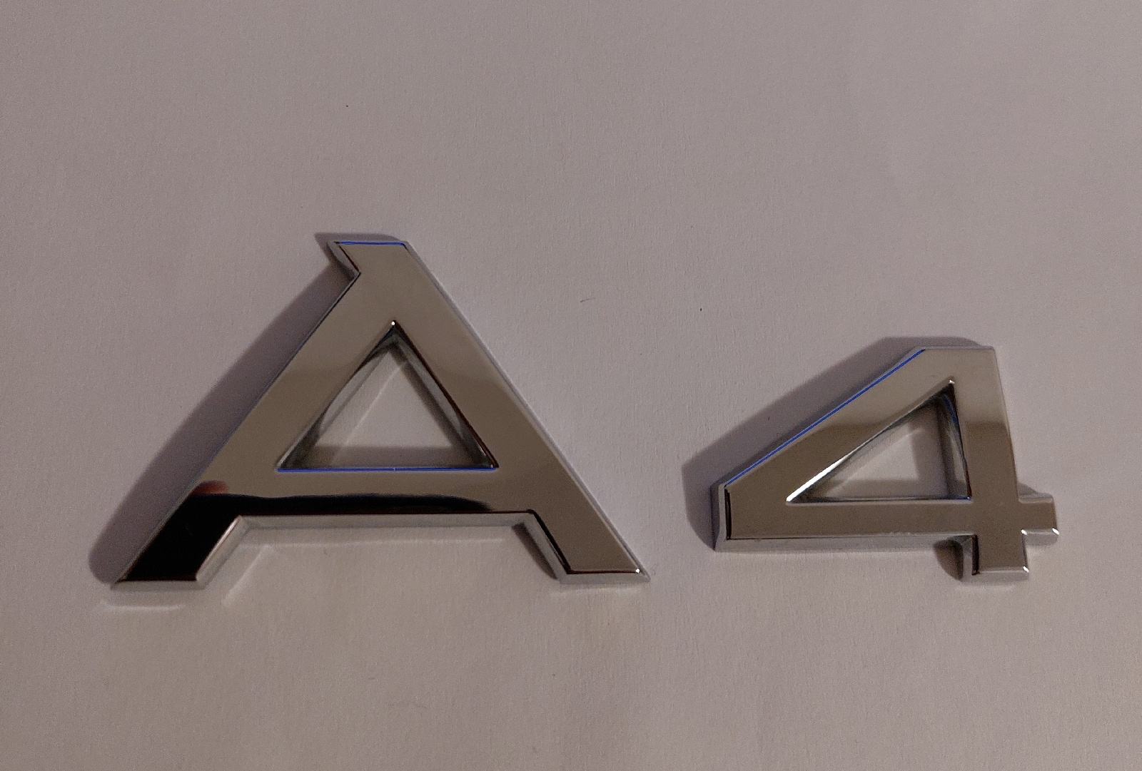 Audi a4 emblem znak