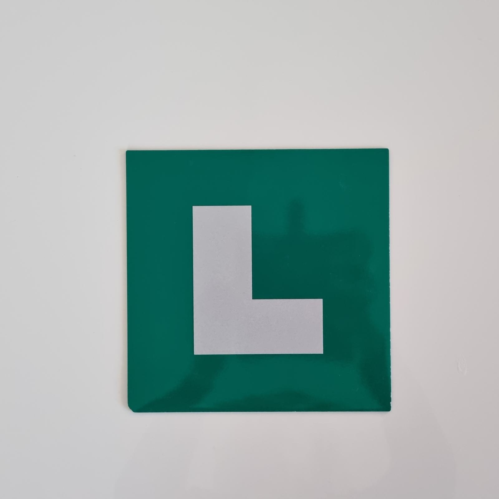 Odsevna magnetna L tablica za vožnjo s spremljevalcem