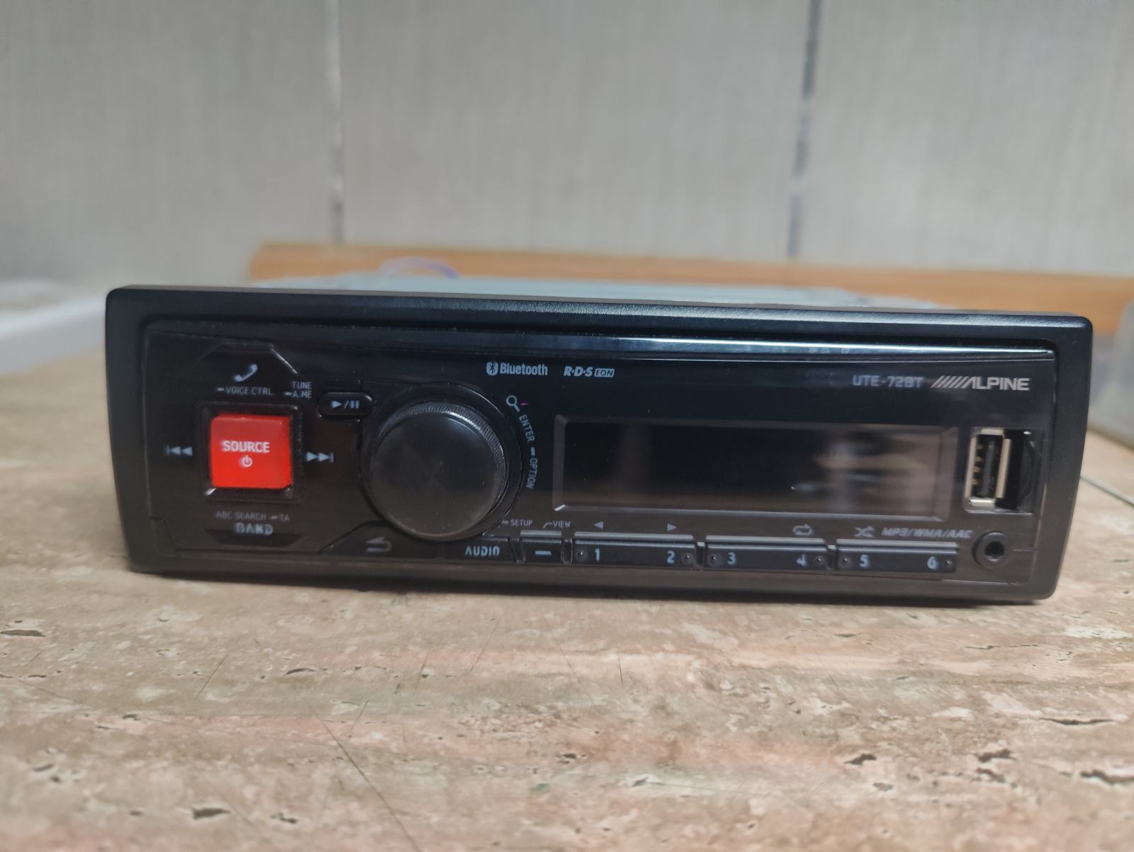ALPINE UTE-72BT 4x50W 1 DIN