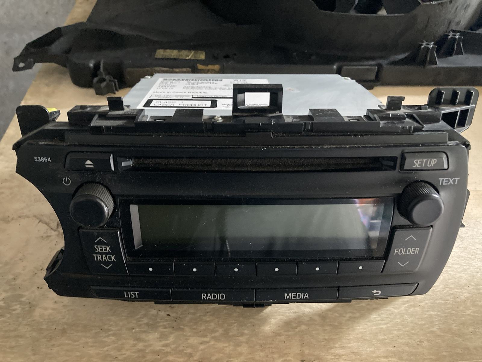 Avto radio orginal toyota yaris mp3 usb