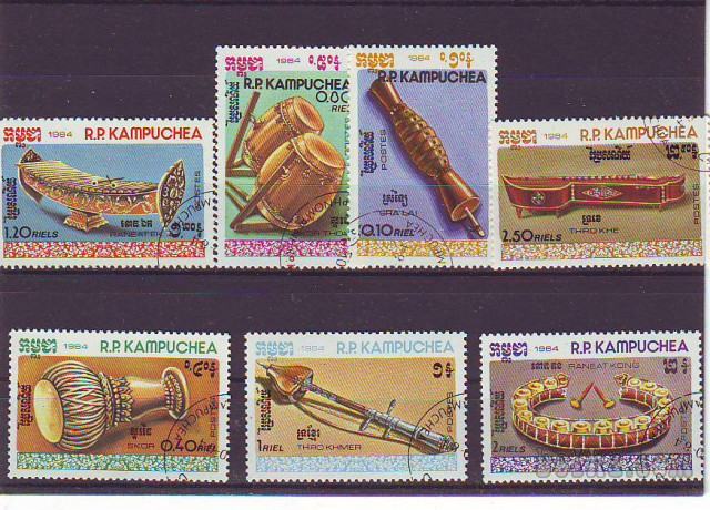 KAMPUČIJA - NARODNI GLASBa INSTRUMENTI -serija 7 znamk* - (msmk)