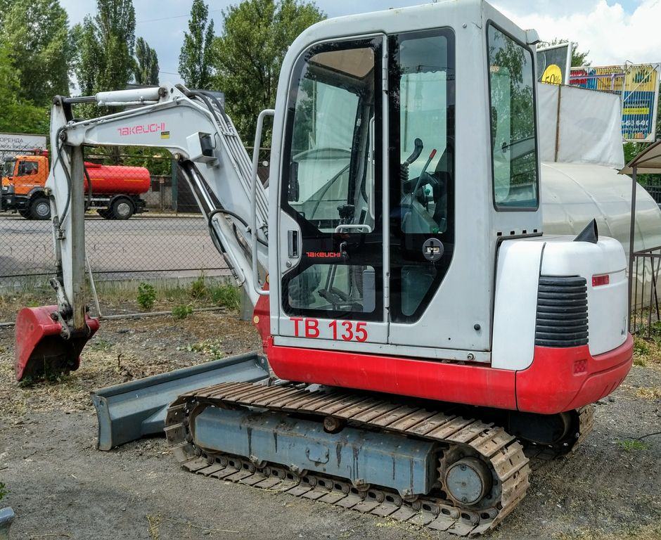 KUPIM MINI BAGER OD 1.5T DO 5T V KAKRŠNEMKOLI STANJU