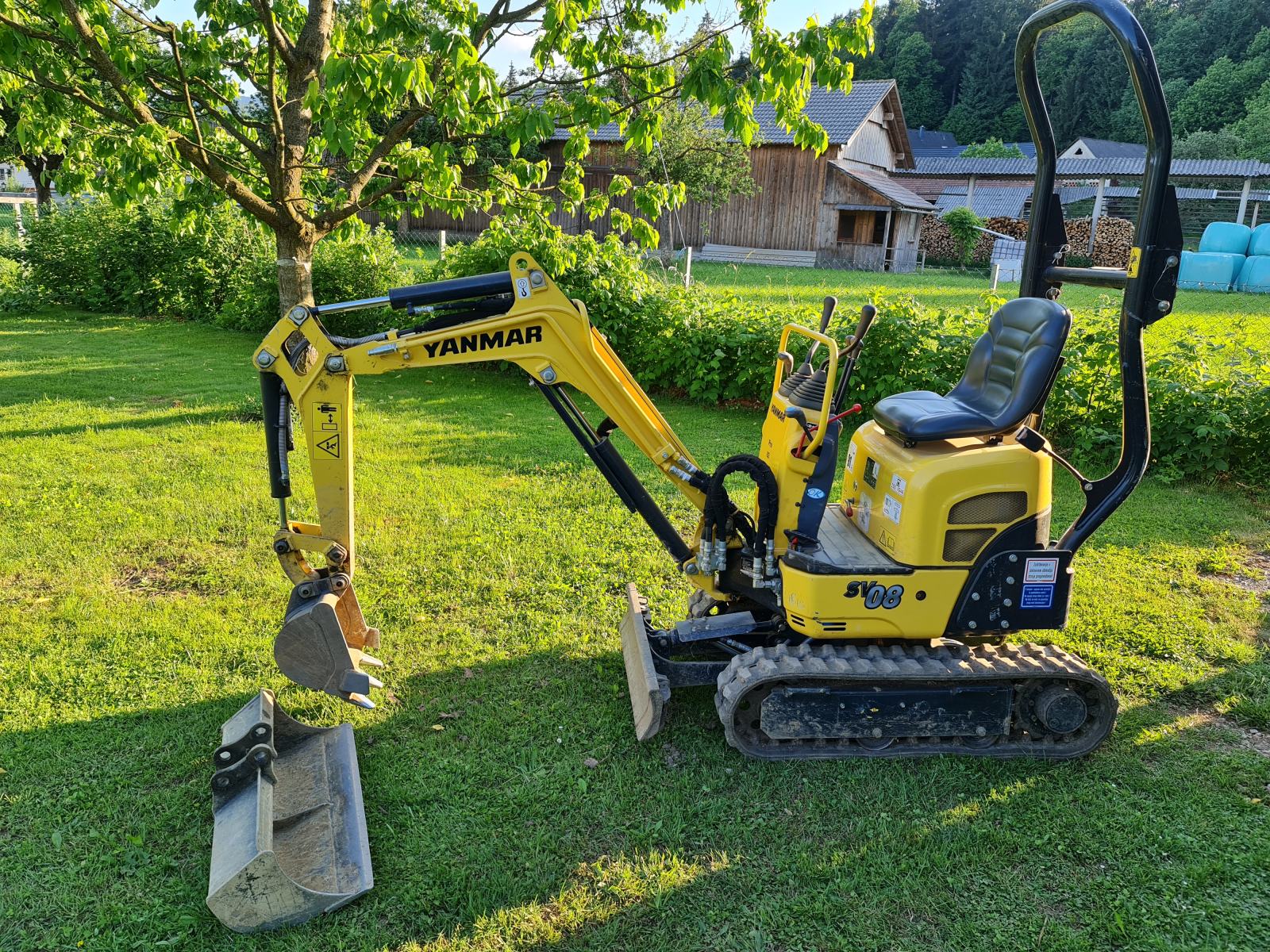 Prodam mini bager Yanmar SV08