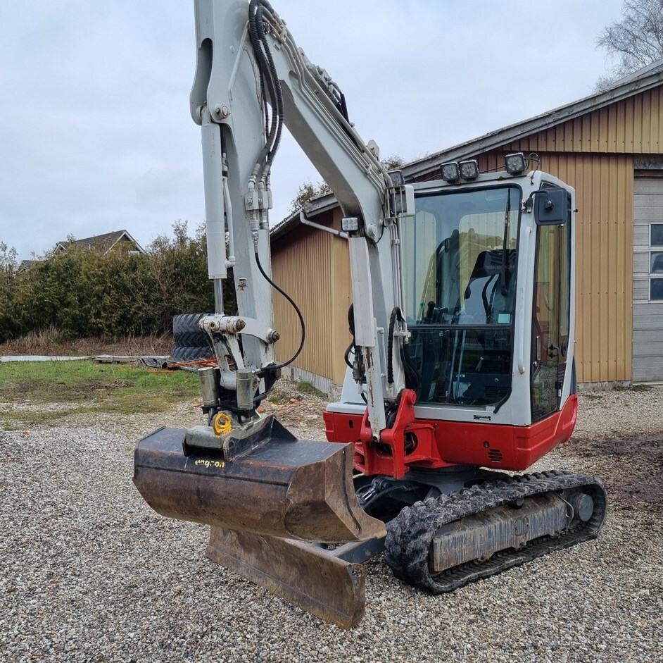 Takeuchi TB 228