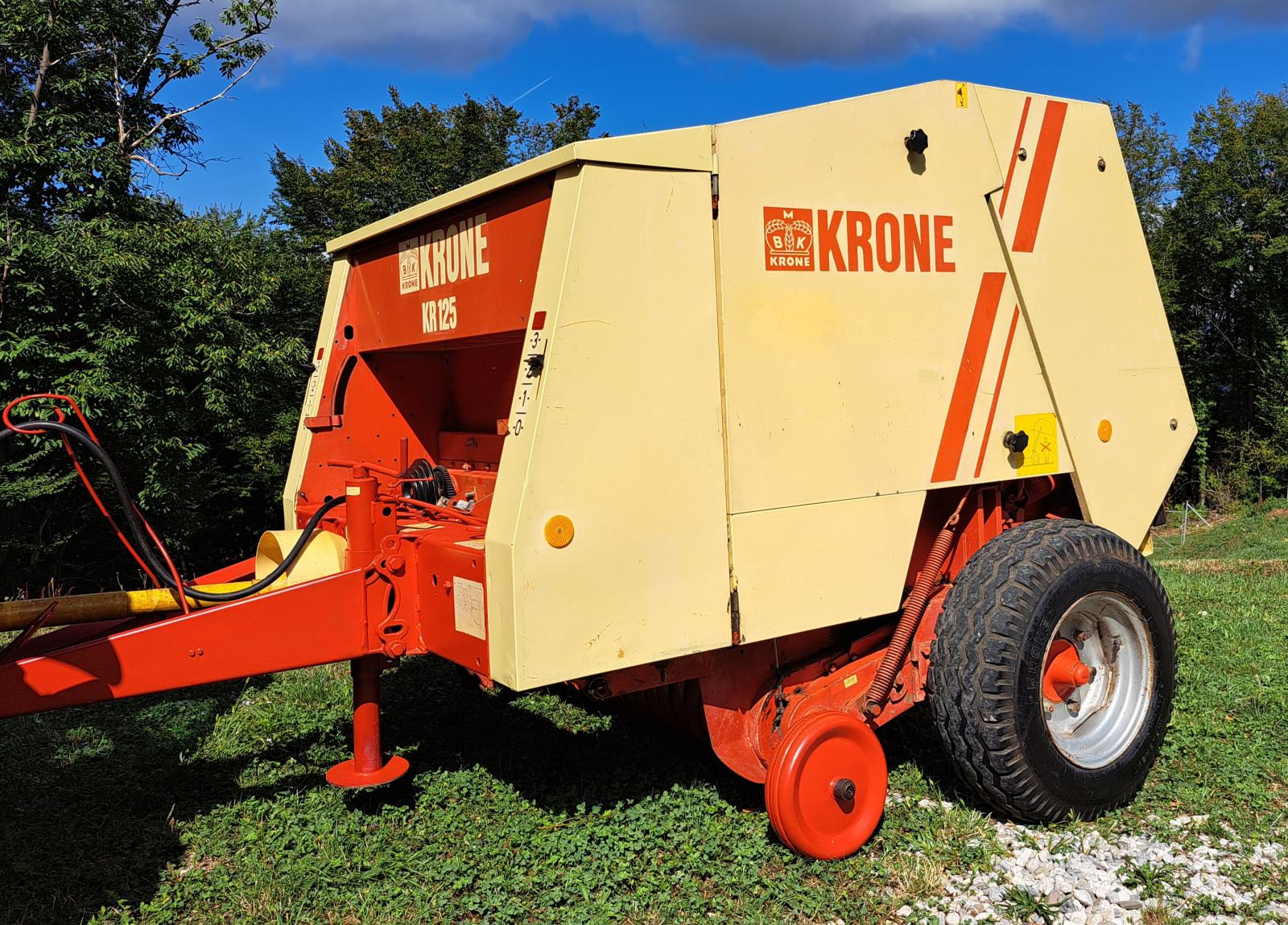 Balirka Krone KR 125, bale 120 x 120