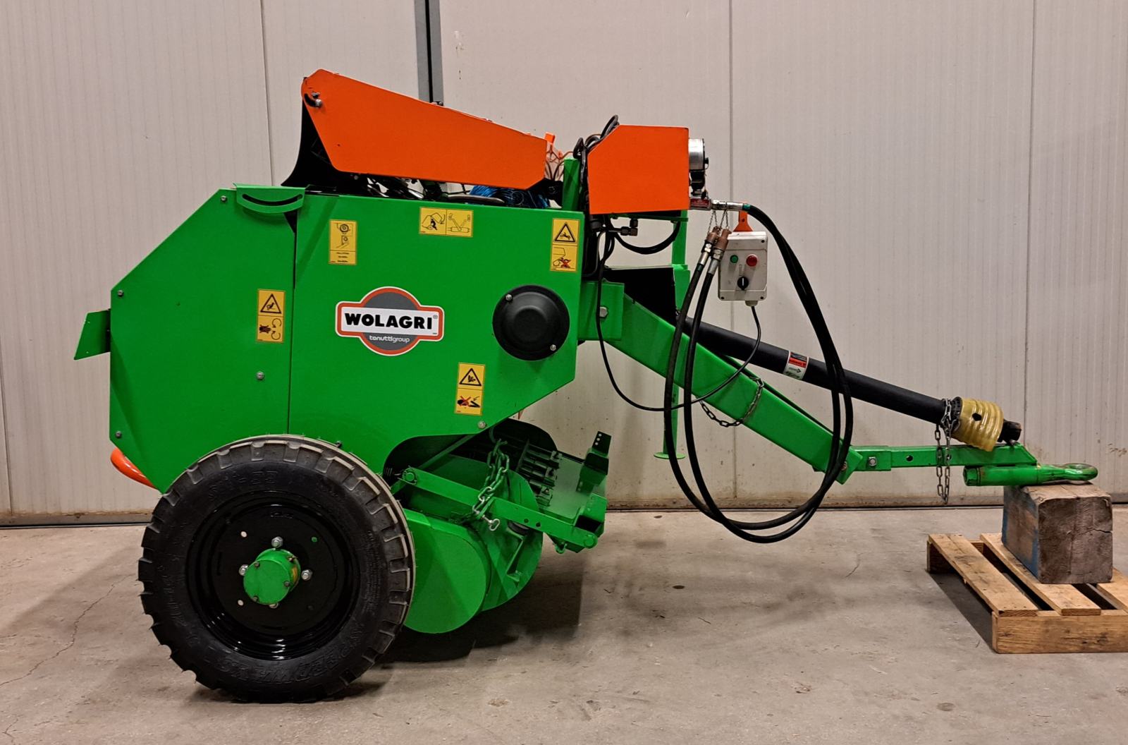Balirka Wolagri R 500, mini balirka