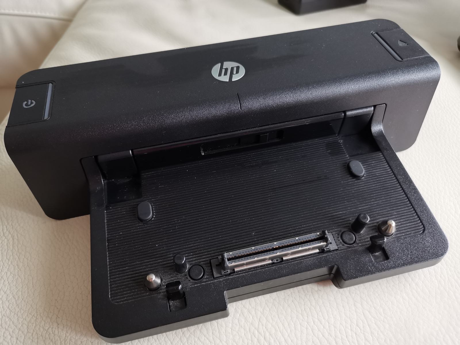 Docking station, priklopna postaja za HP prenosnike