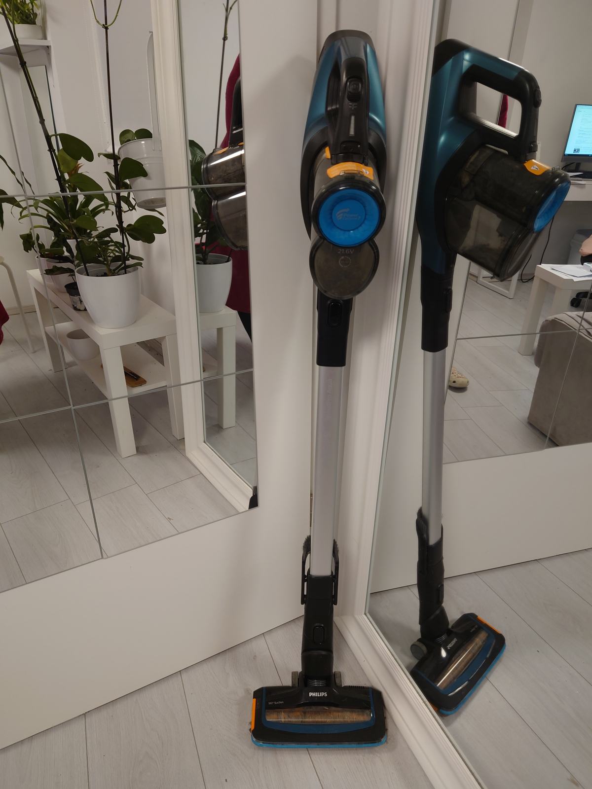 Philips FC6729/01 SpeedPro Aqua pokončni sesalnik