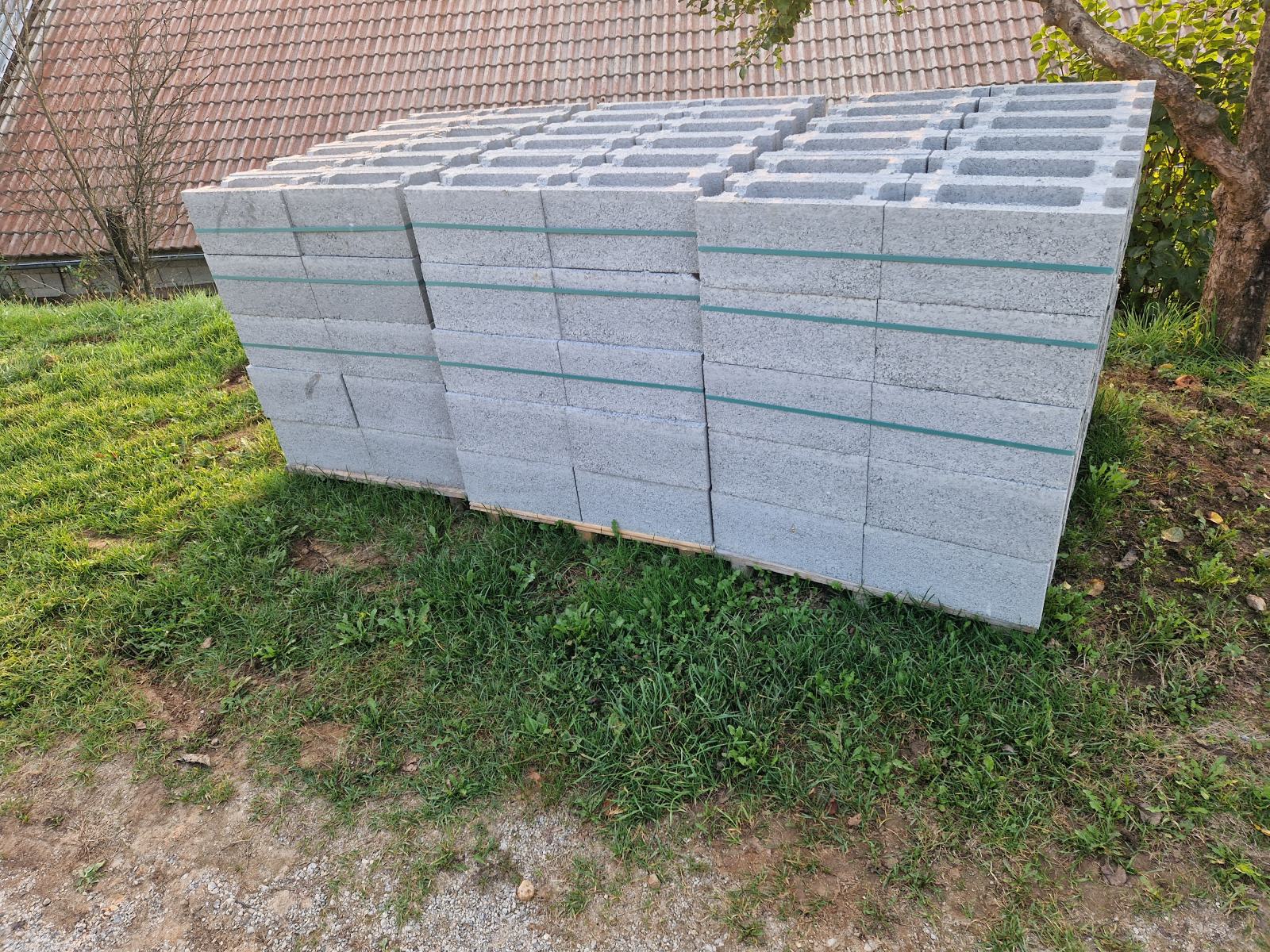 Betonski opažni blok 20 ( škarpnik)