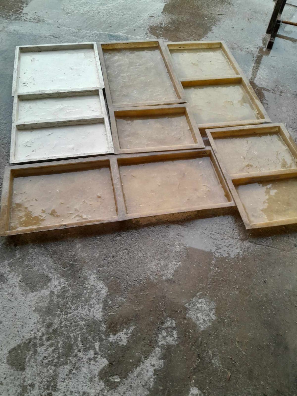 Prodam kalupe za izdelavo pohodnega umetnega kamna 041832326