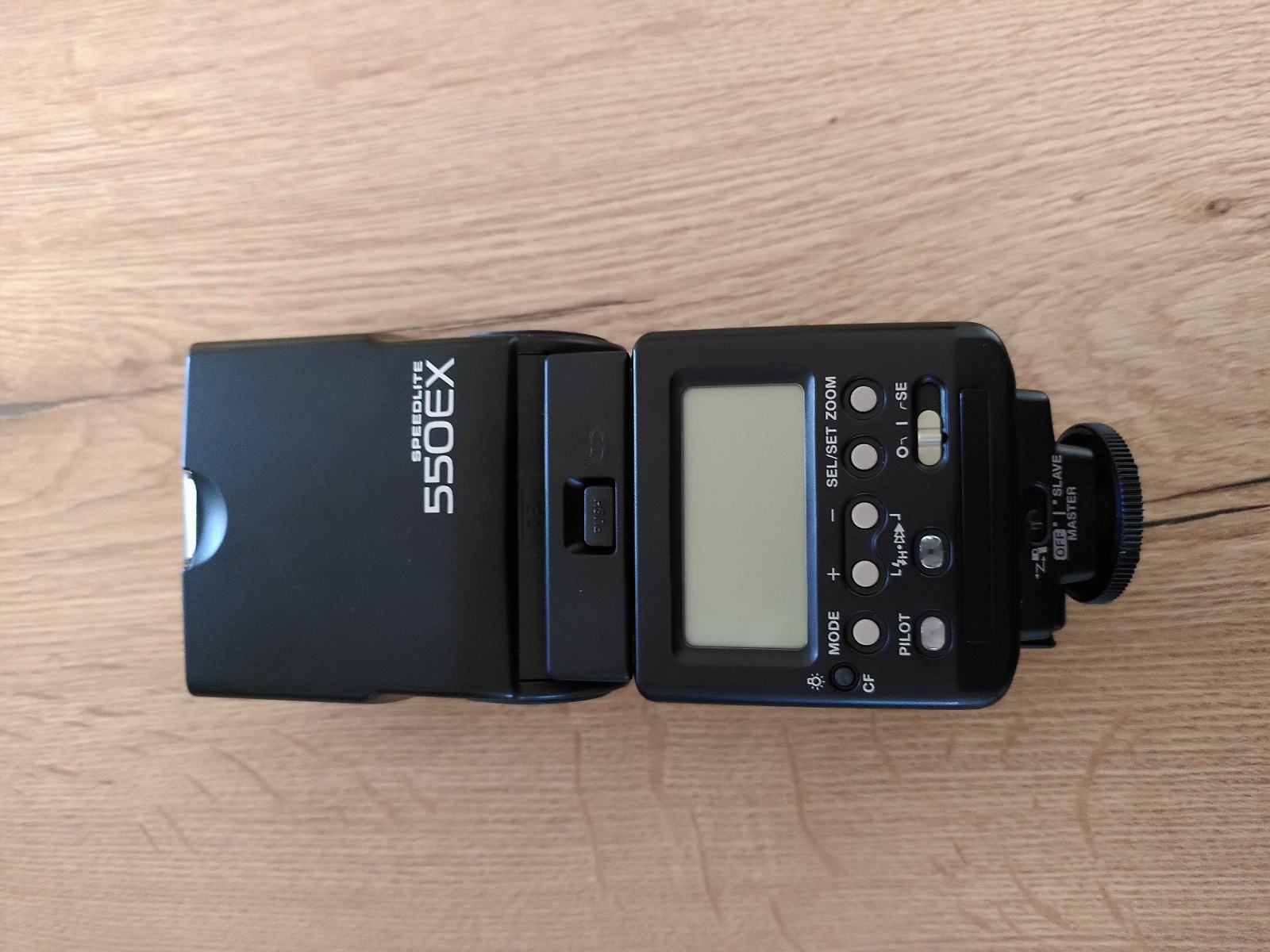 Canon Speedlite 550EX bliskavica