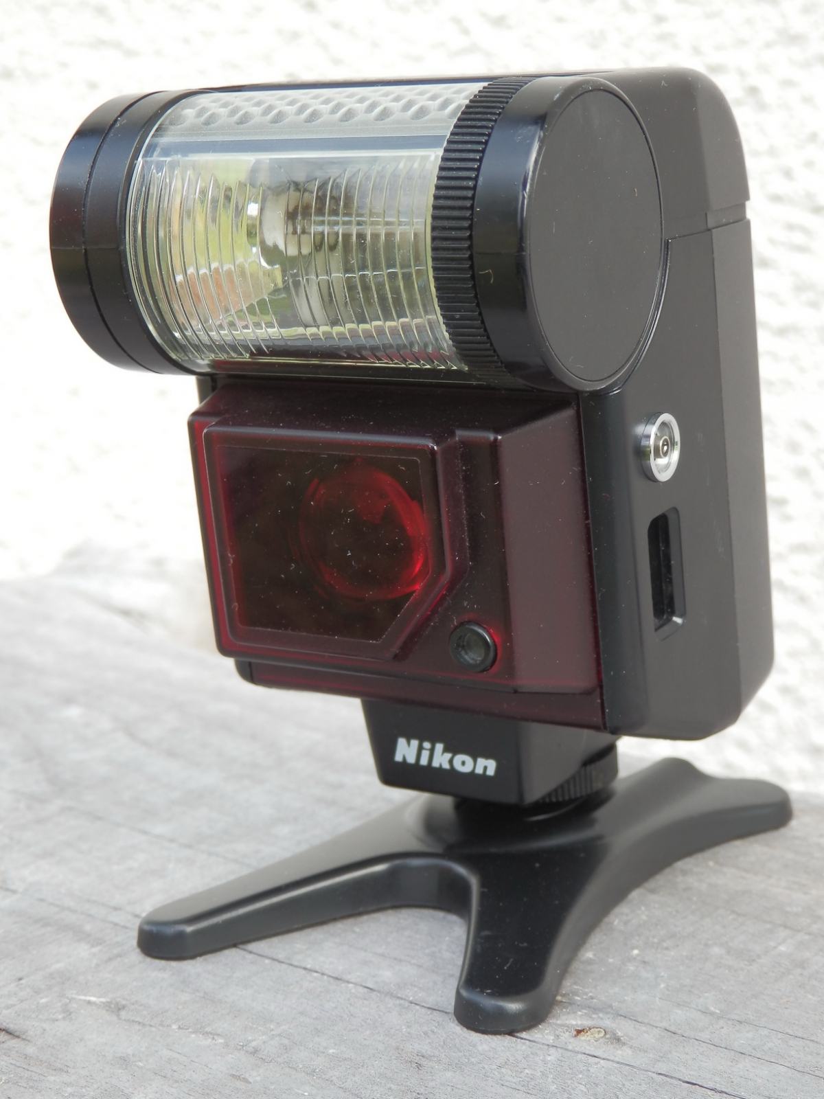 Nikon Speedlite SB-20 in Speedlite SB-27