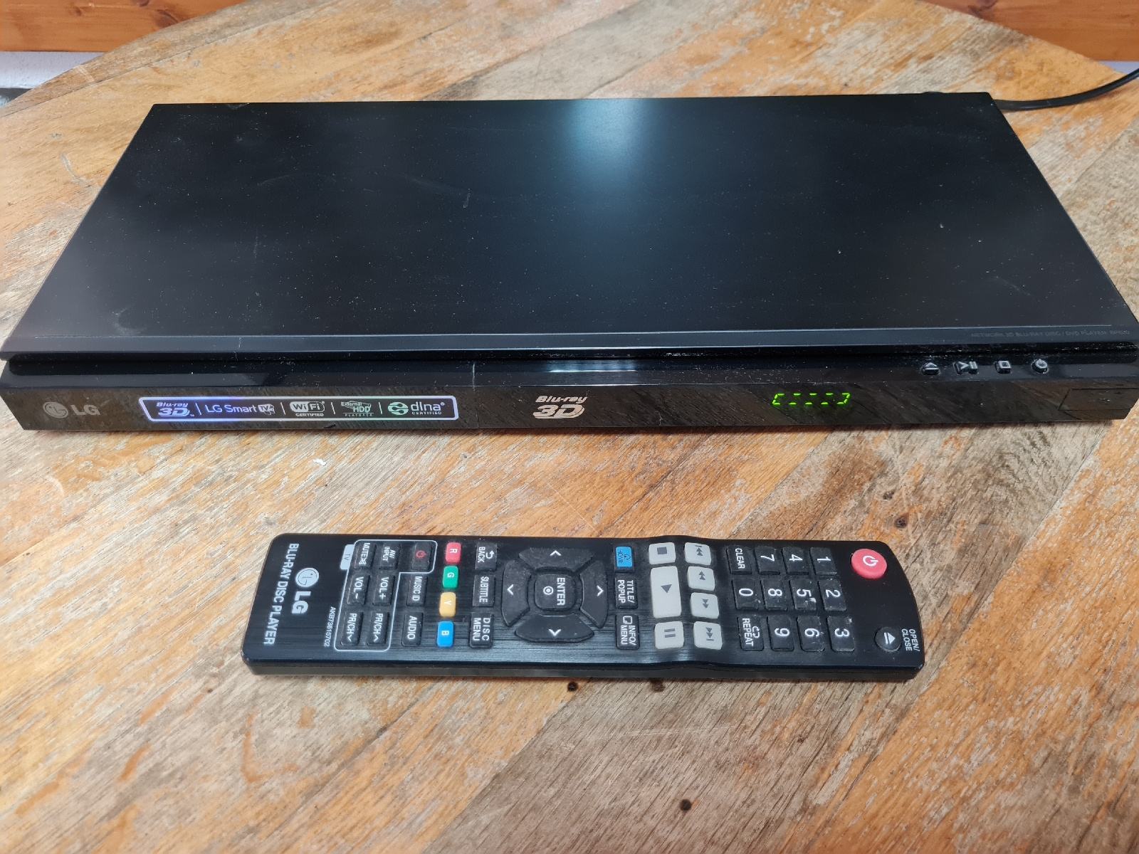LG BP620, 3D BLU-RAY predvajalnik, wi-fi, usb
