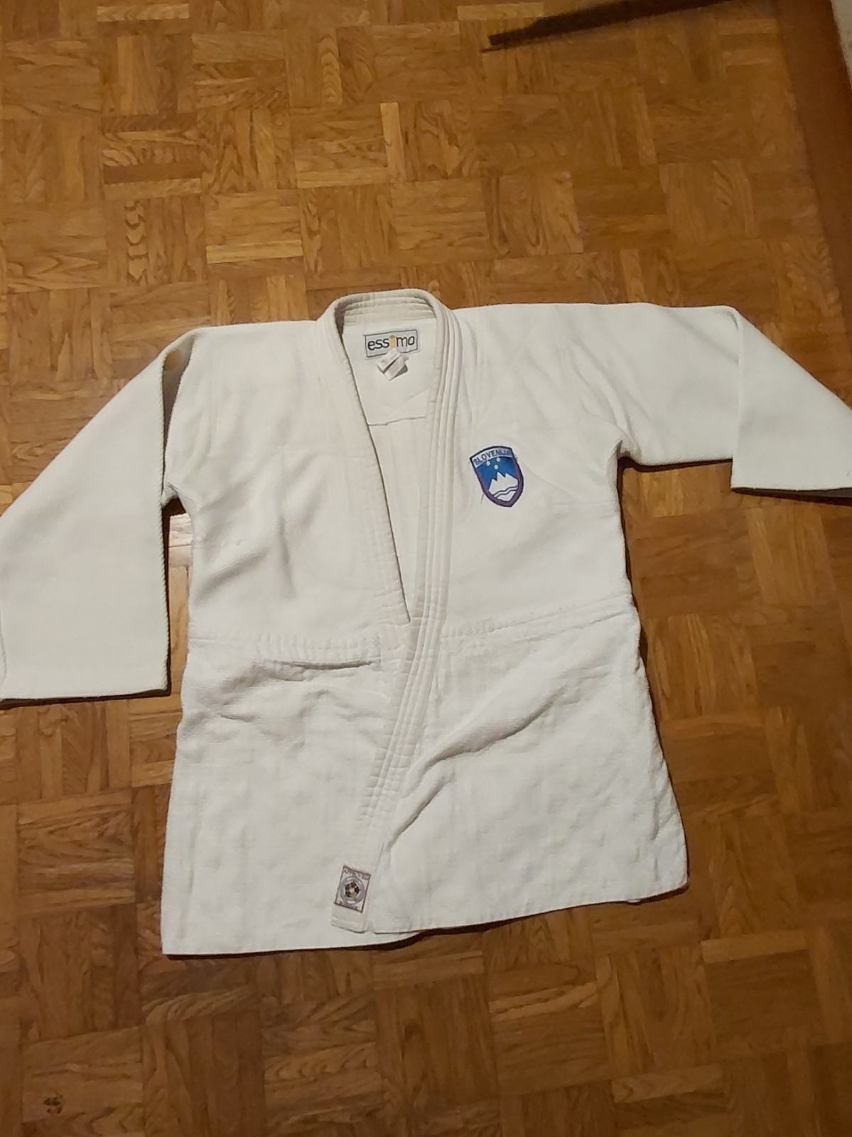 JUDO KIMONA ESSIMO 160cm S SLOVENSKIM GRBOM