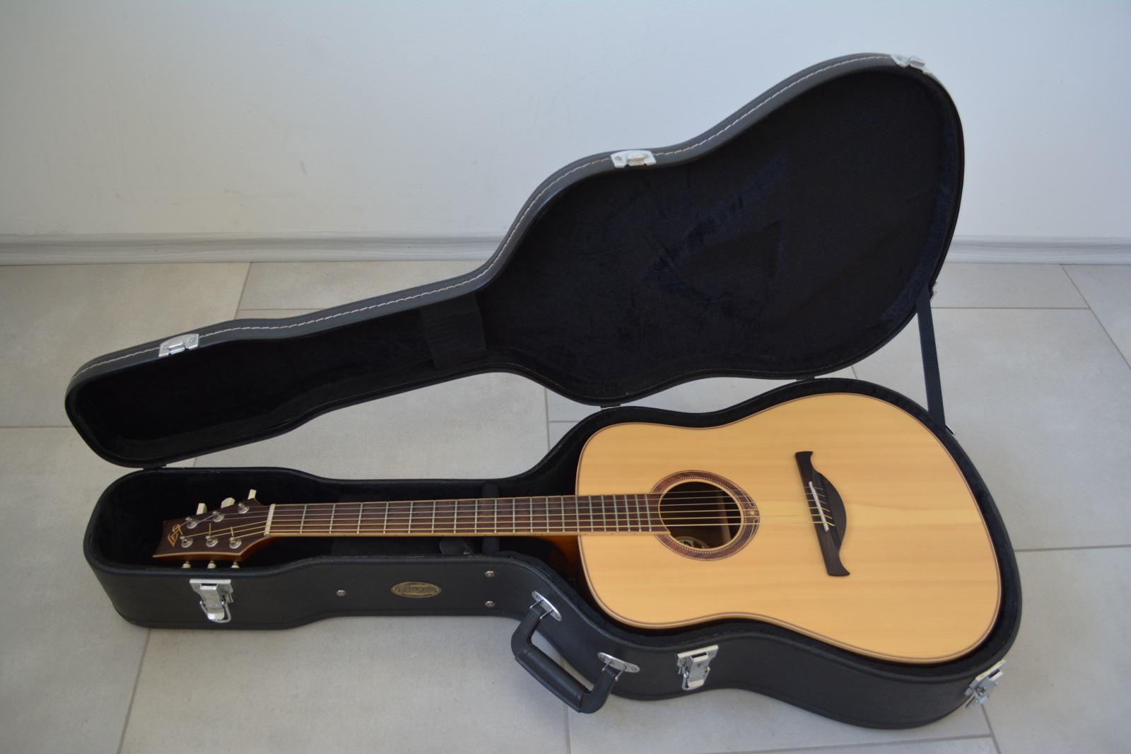 Akustična kitara + Kovček