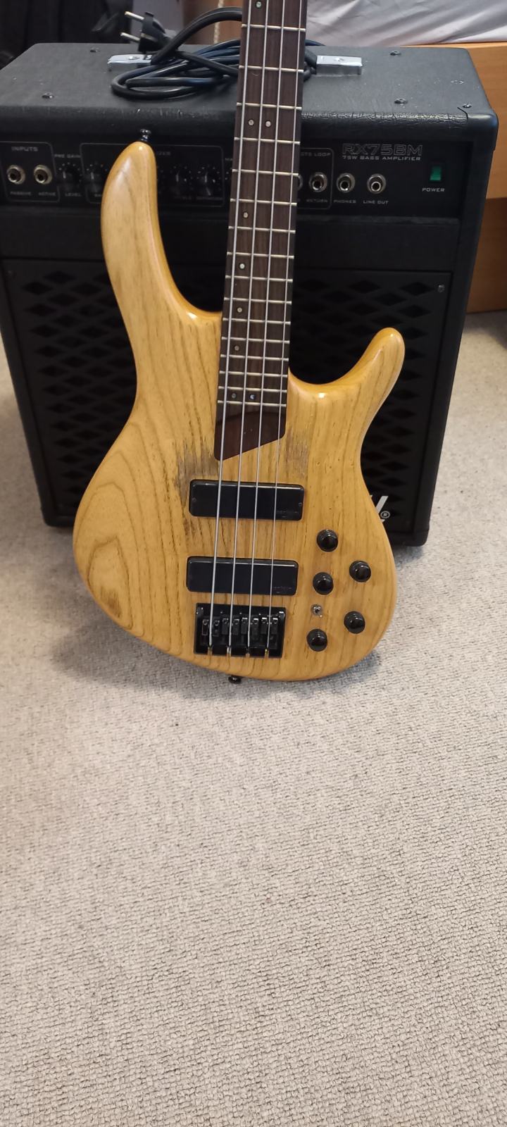 Bass kitara Cort b4