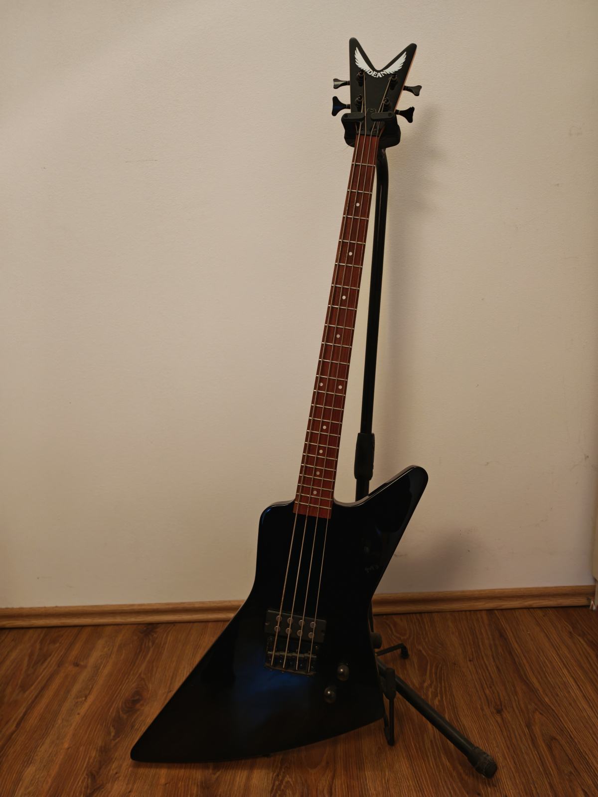 Električna bass kitara Dean Z Metalman