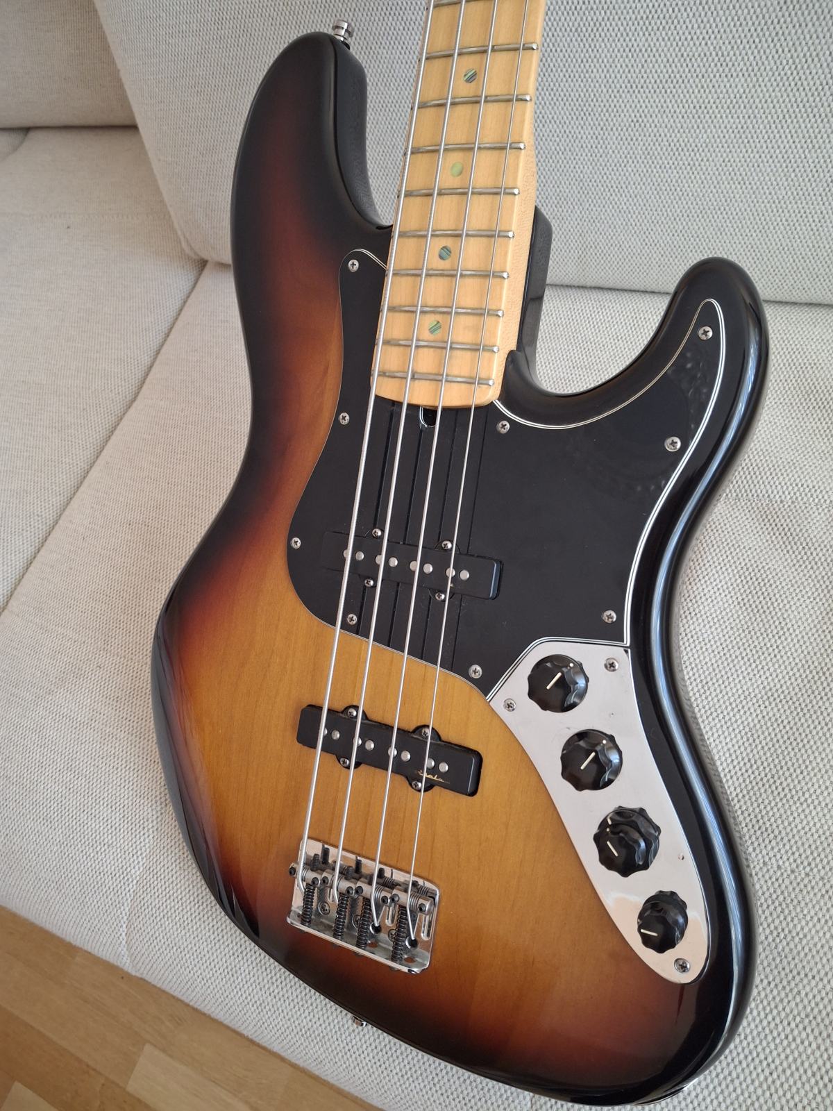 Fender American Deluxe Jazz bass, made in USA, letnik 2000