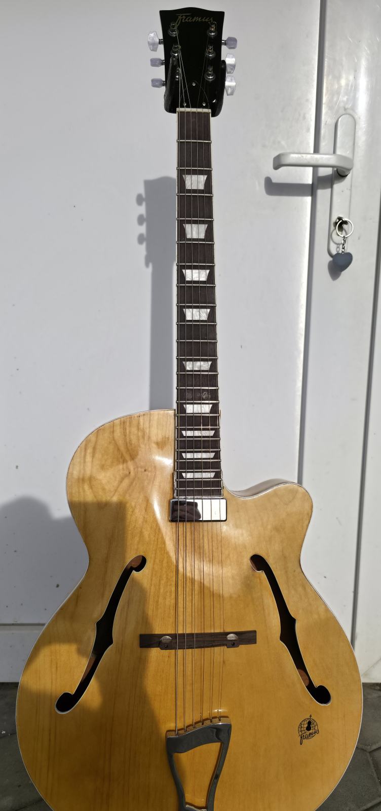 kitara Framus RIVIERA