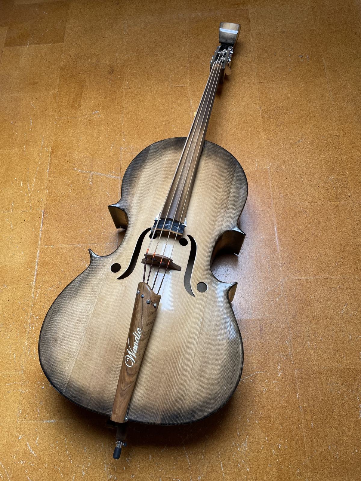 Kontrabas Woodie / Ravničan 1/2