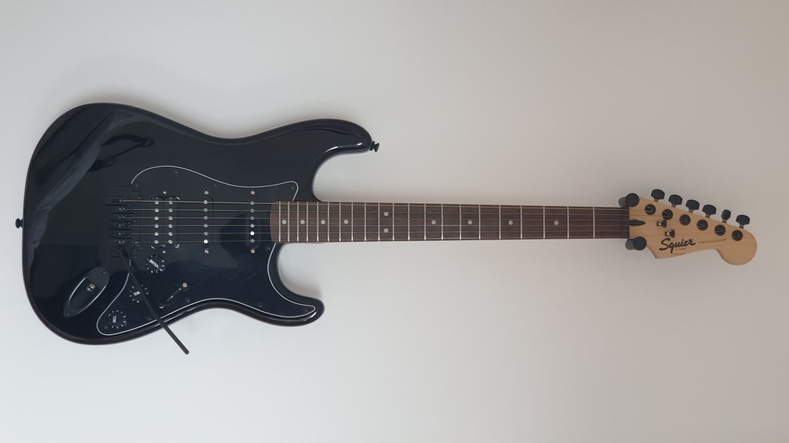 Squier (by Fender) Stratocaster, krepko predelan