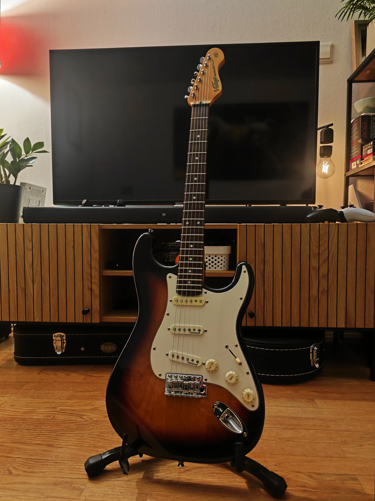 Vintage REISSUED series V6 Stratocaster