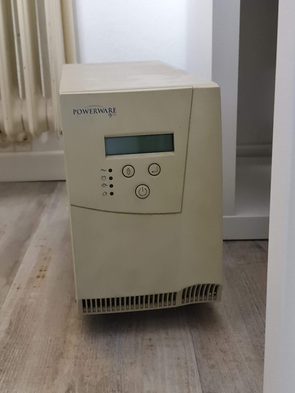 Powerware 9120 UPS