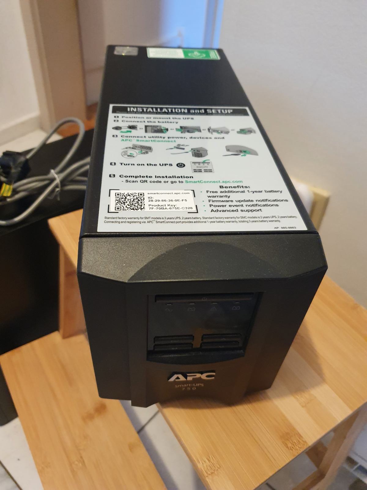 PRODAM APC Smart-UPS SMT750 z garancijo!