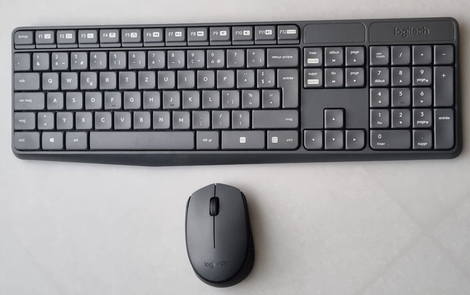 Logitech Brezžična tipkovnica in miška za Računalnik MK235