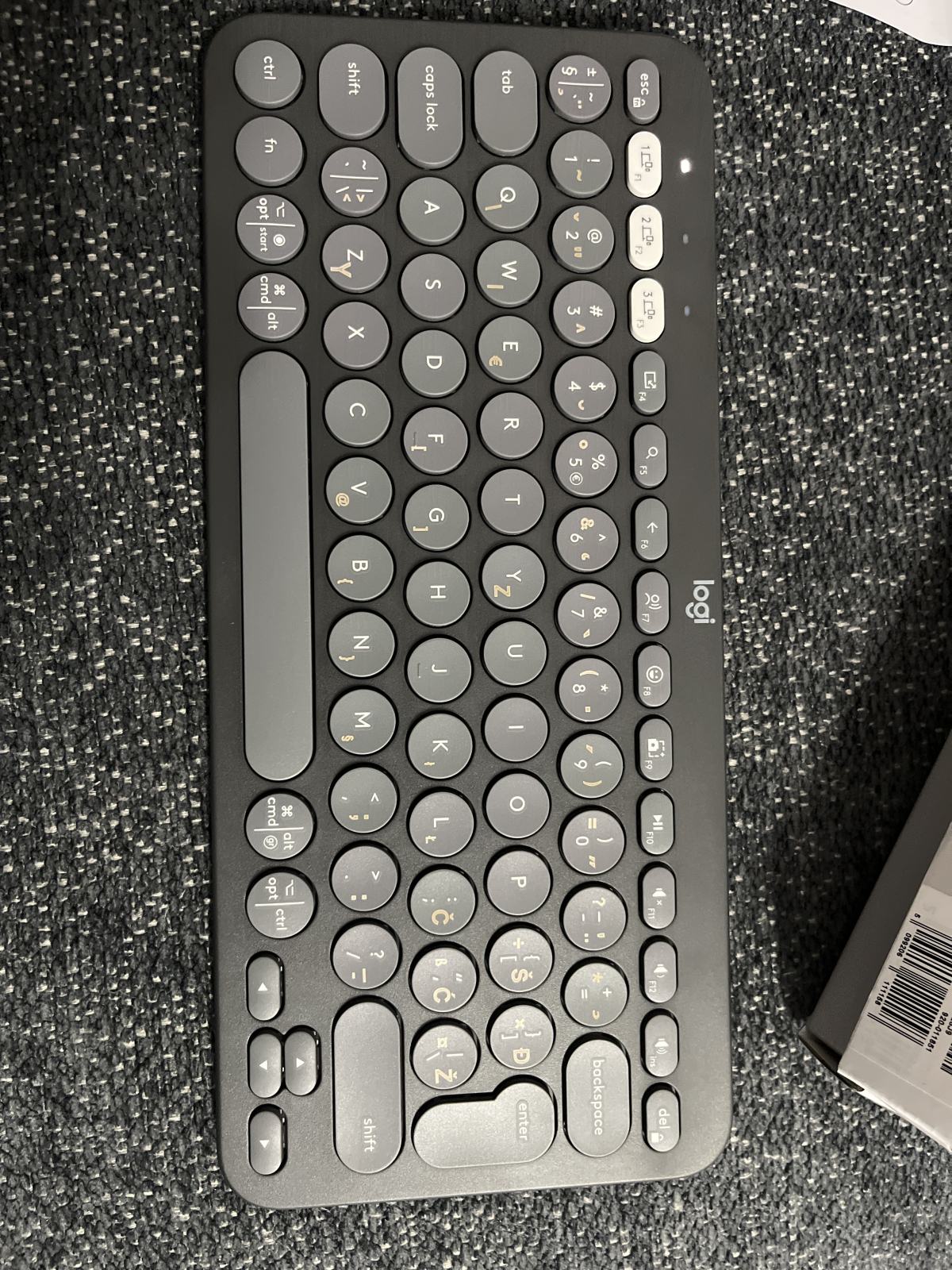 Logitech pebble keys 2 K380s