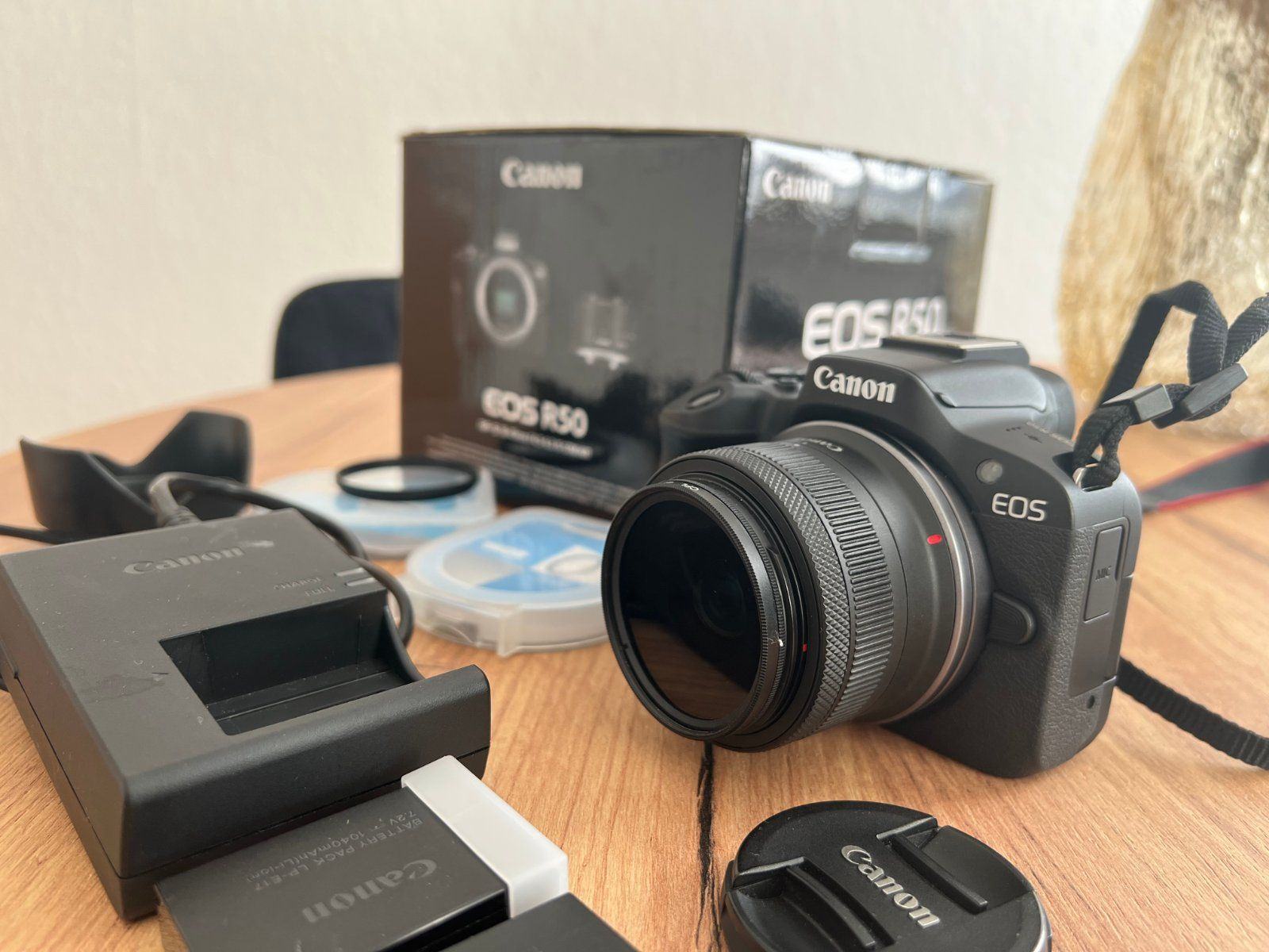 Canon EOS R50 Kit + RF-S 18-45 mm + dodatki