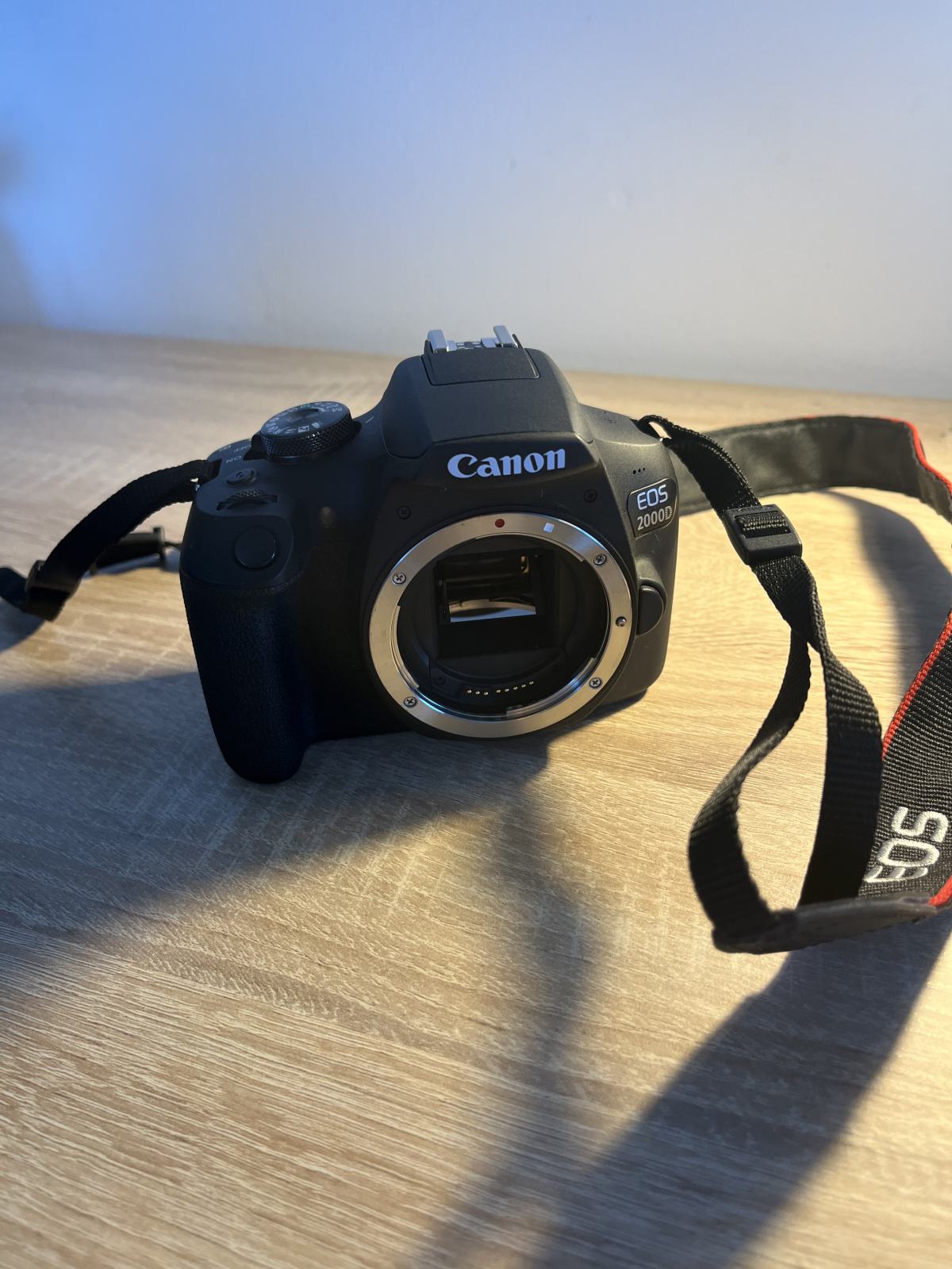 Canon EOS 2000D